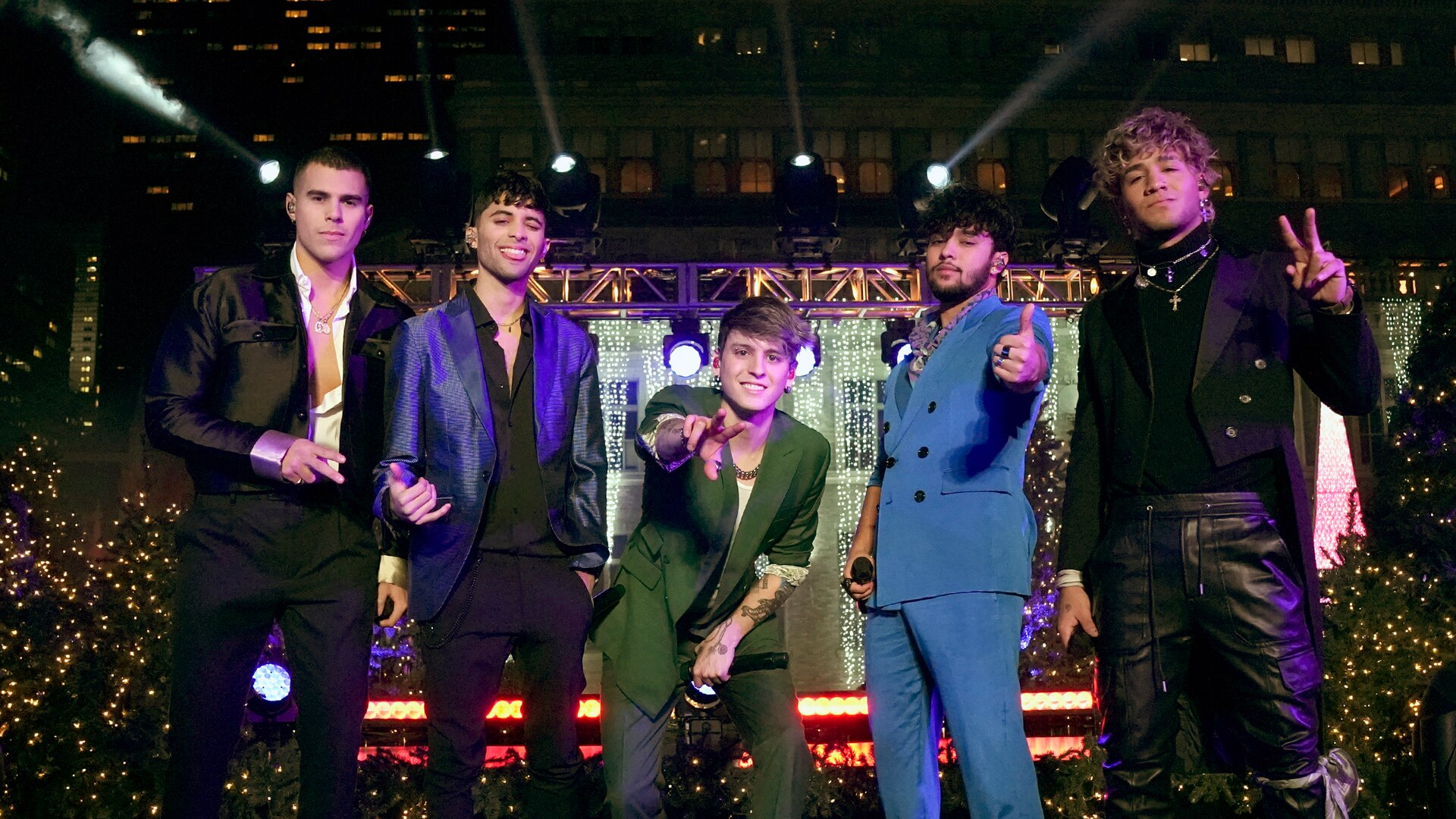 Watch En Casa con Telemundo Highlight: Más que amigos, los chicos de CNCO se consideran como una ...