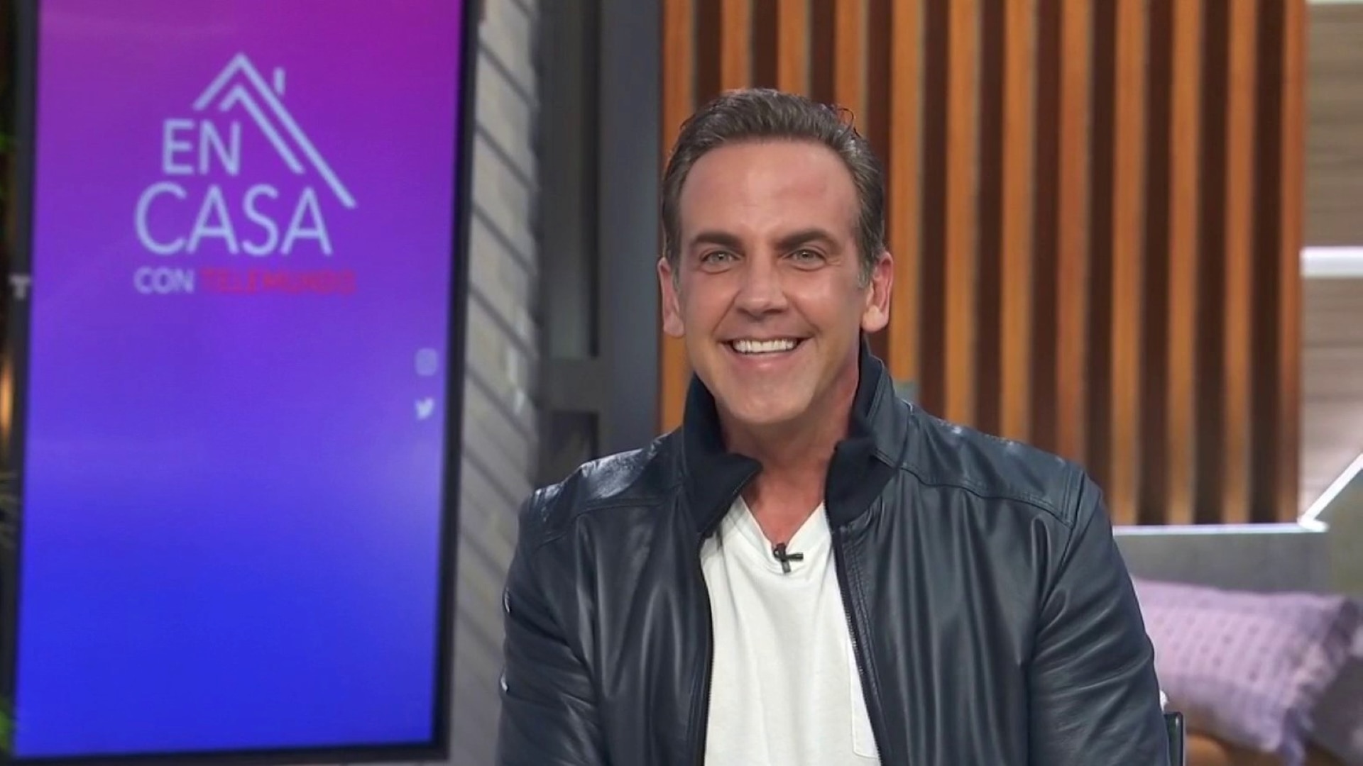 Watch En Casa con Telemundo Episode: Ayuda para los más necesitados ...