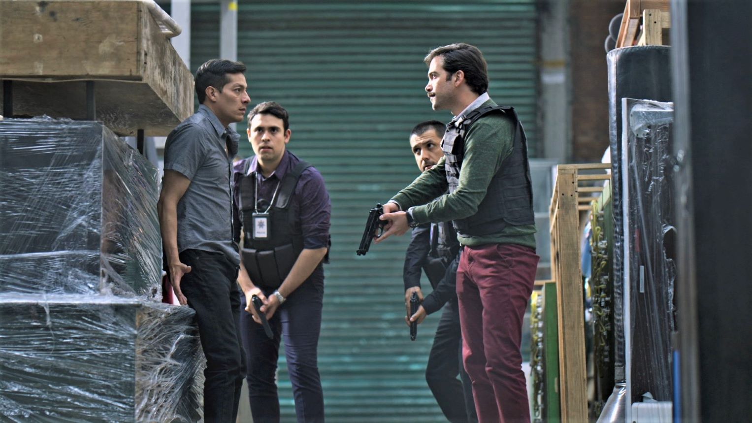 Watch Enemigo Íntimo Episode: Todos contra Los Zopilotes - NBC.com