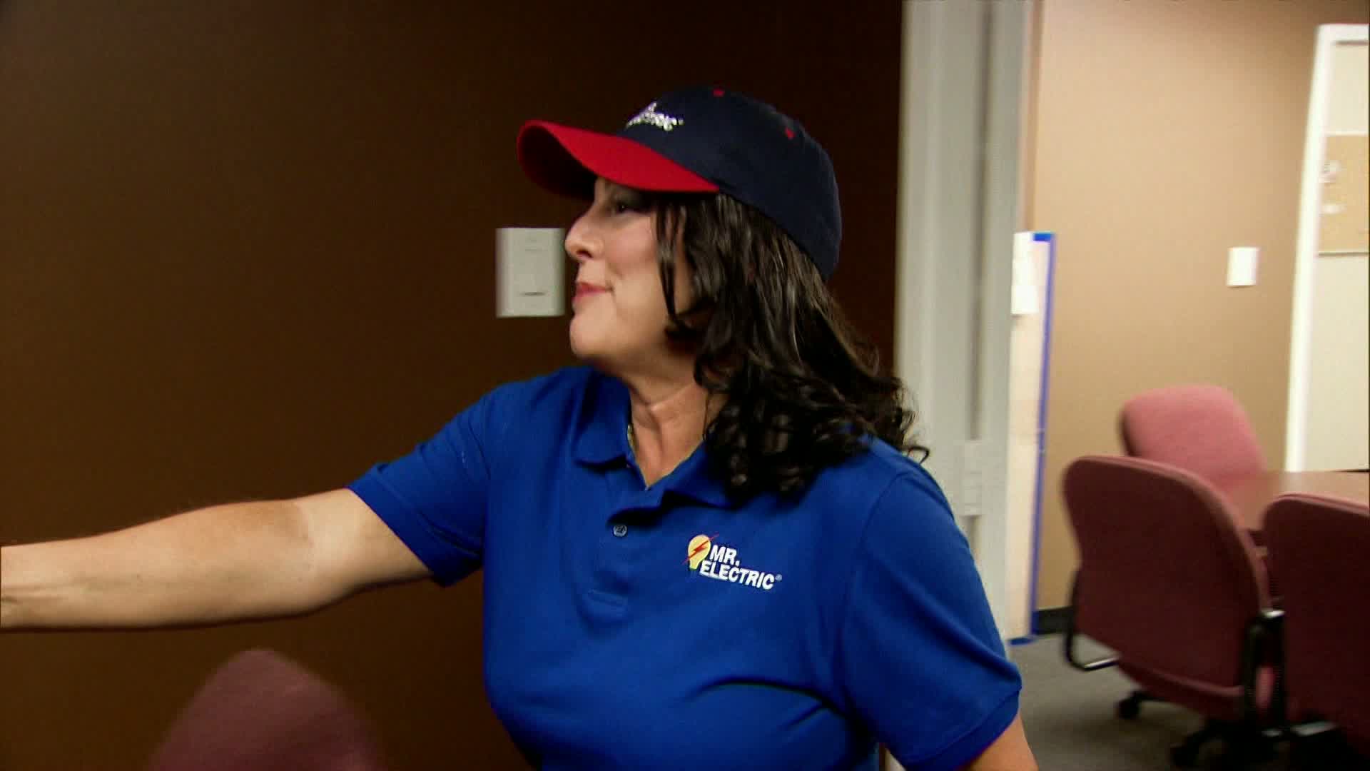 Watch Undercover Boss Episode: The Dwyer Group - NBC.com