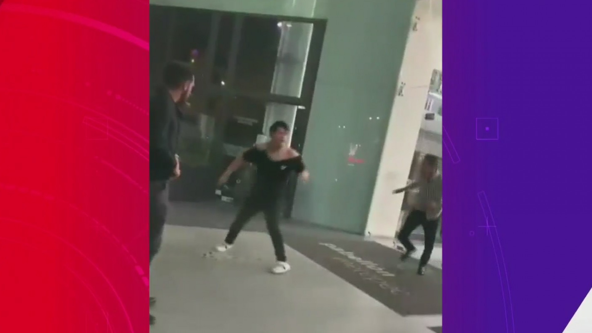Watch Al Rojo Vivo Highlight Jóvenes Agarran A Golpes A Un Hombre