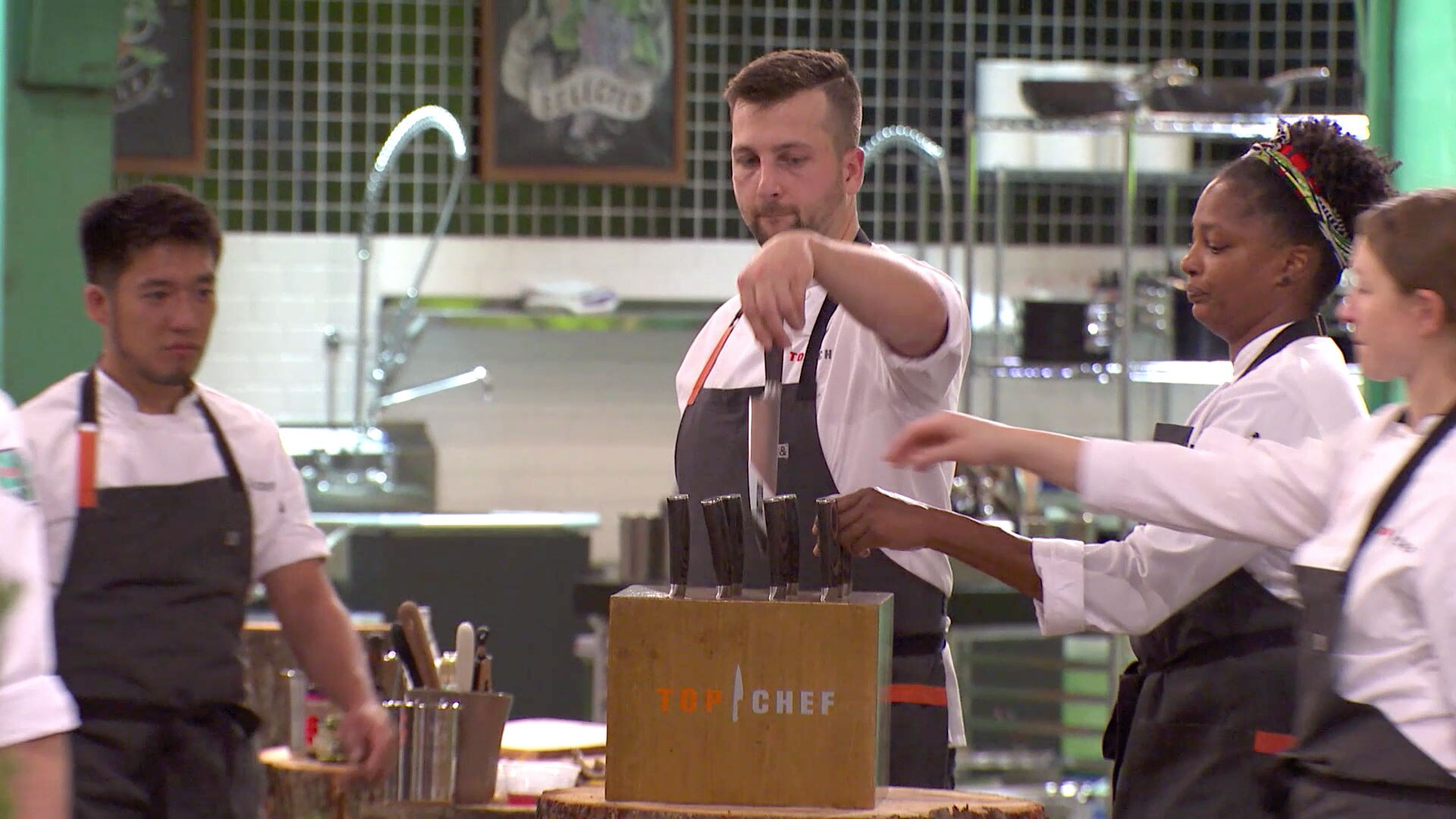 Watch Top Chef Sneak Peek: The Ultimate Surf and Turf Challenge - NBC.com