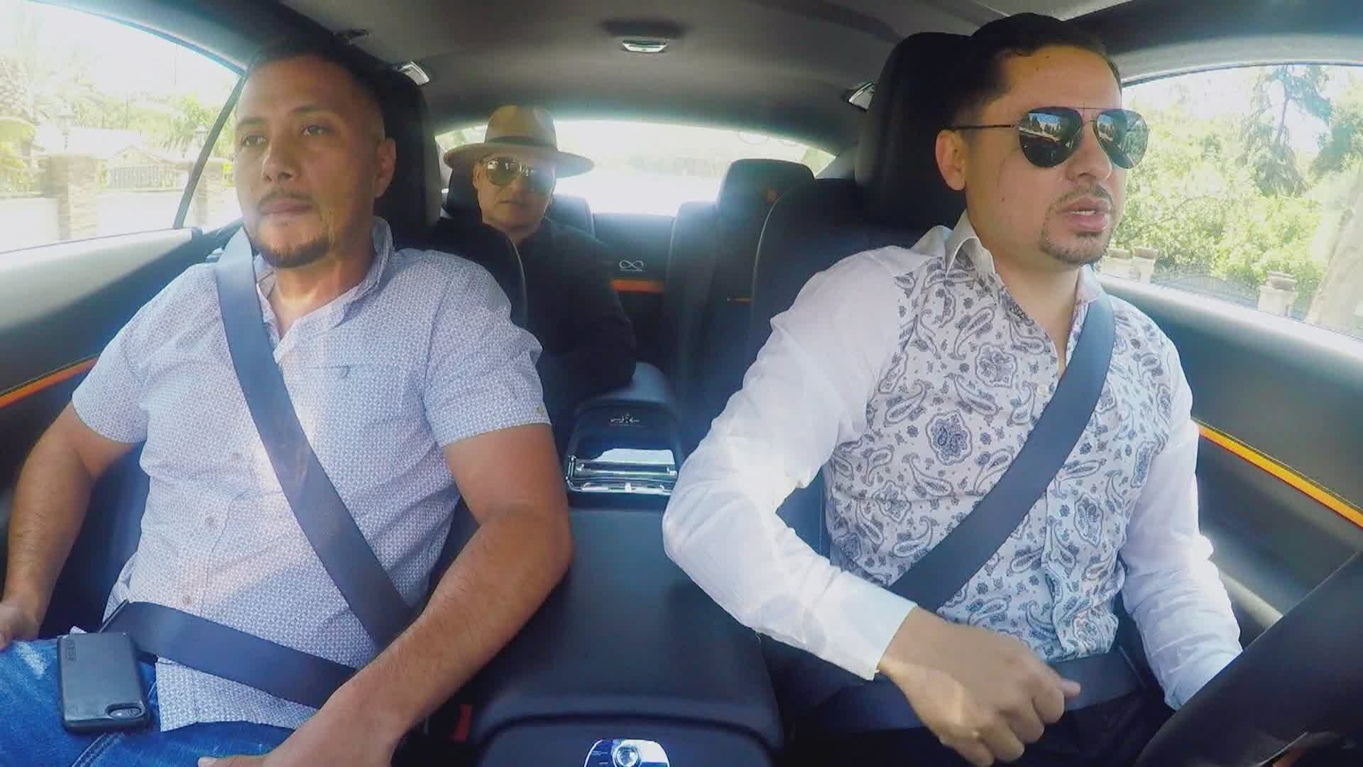 Watch Larrymania Highlight: La entrada triunfal de Larry - NBC.com