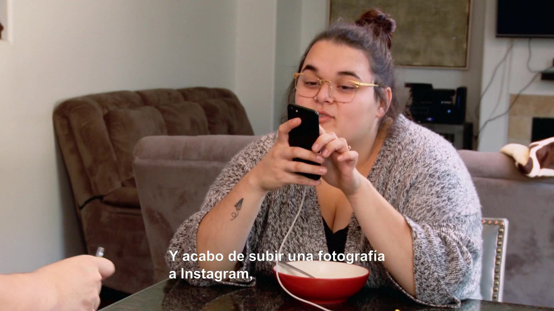 Watch The Riveras Highlight: Jenicka can’t live without her phone - NBC.com