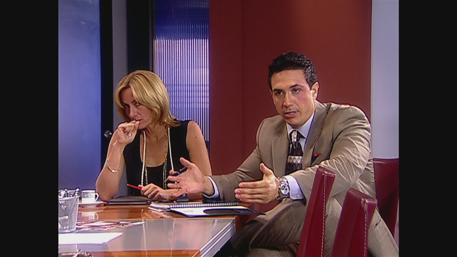 Watch Dame Chocolate Episode: Firmes condiciones - NBC.com