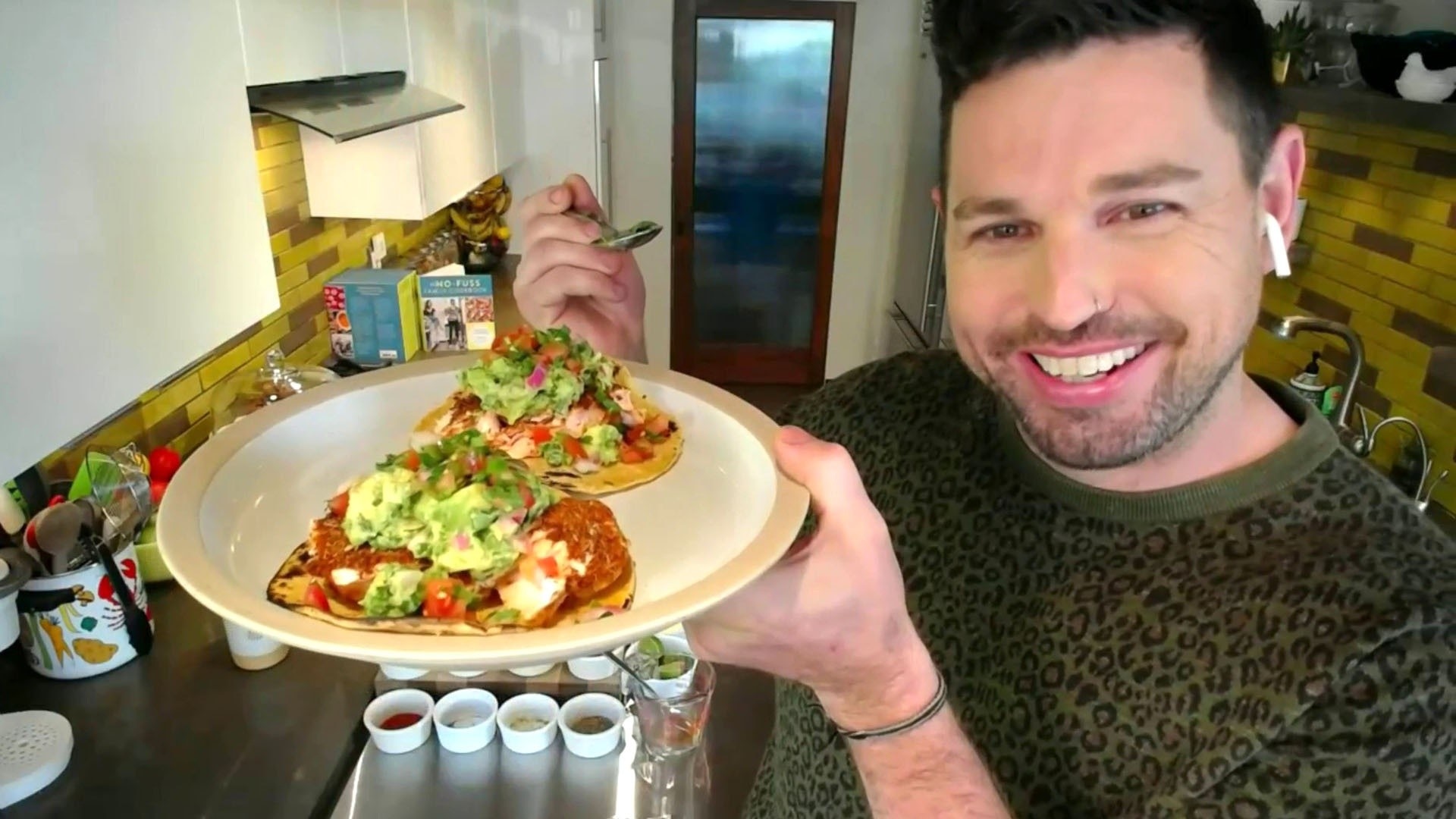 Watch TODAY Highlight: Ryan Scott makes salmon tacos - NBC.com