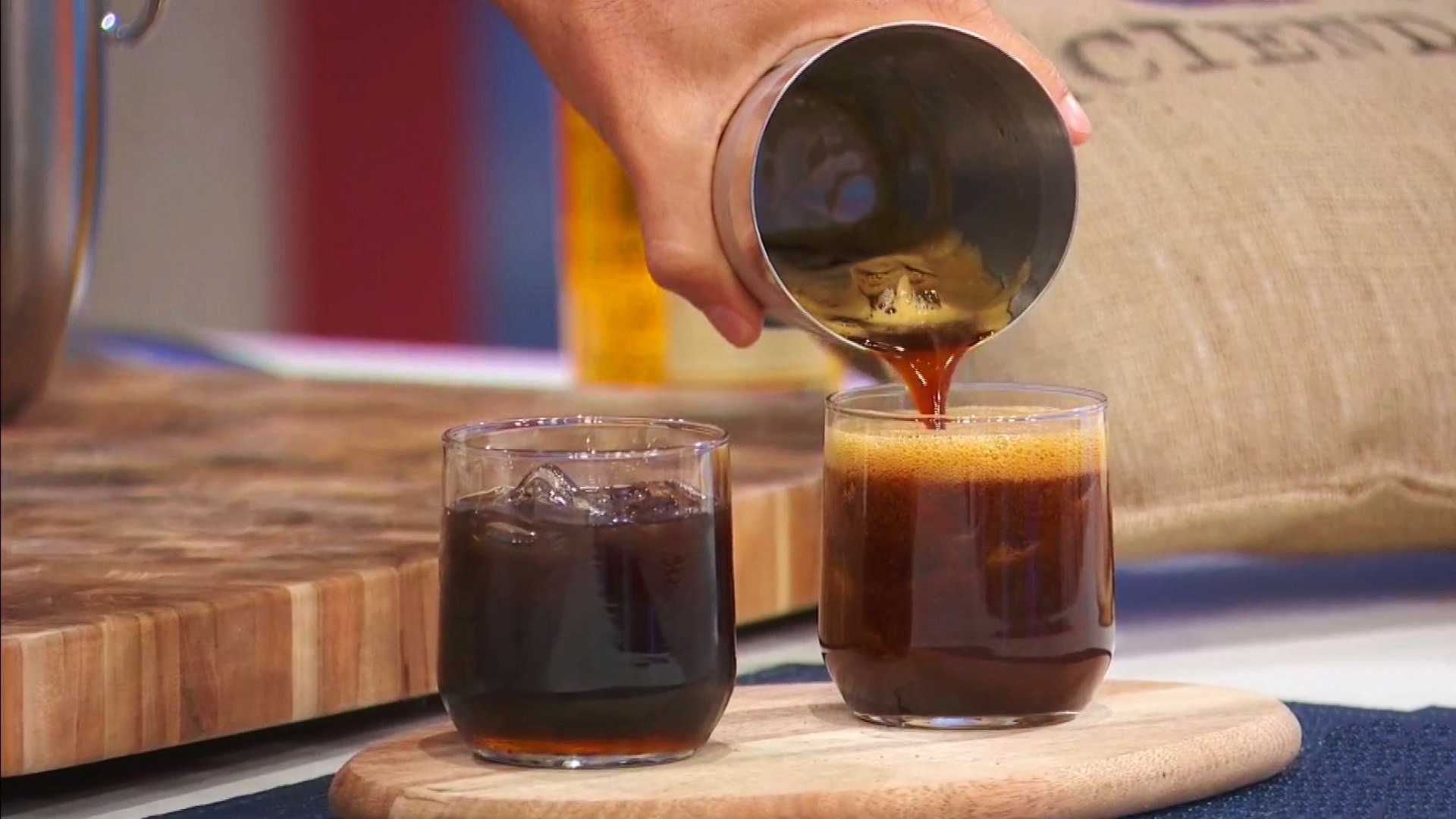 Watch hoy Día Highlight: Café carajillo: cómo prepararlo paso a paso y qué licor usar - NBC.com