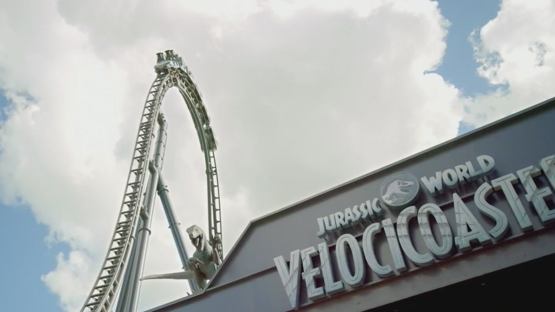 Watch Al Rojo Vivo Highlight: La montaña rusa 'Jurassic World VelociCoaster’ abre sus puertas en ...