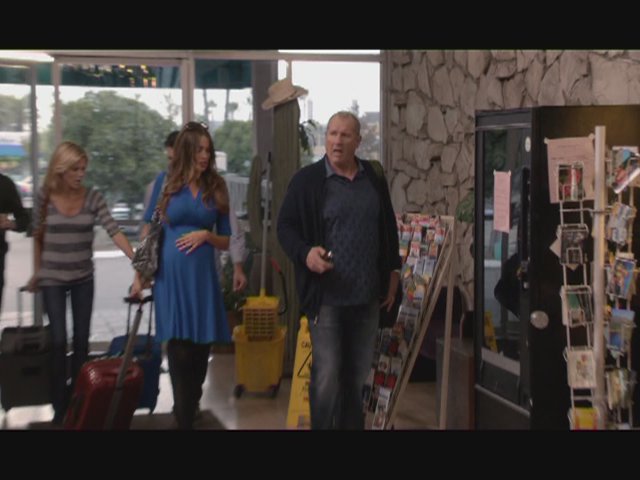 Watch Modern Family Episode: New Year's Eve - NBC.com