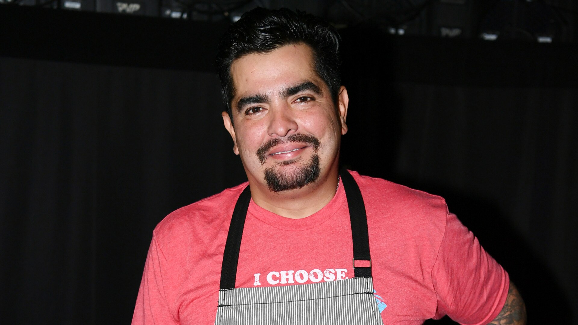 Watch En Casa con Telemundo Highlight: Aarón Sánchez revela todos los ...