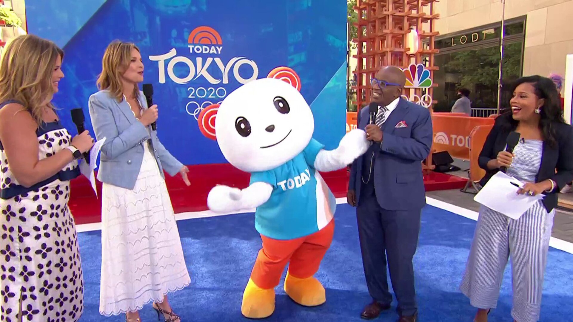 Watch TODAY Highlight: We reveal the name of TODAY's new mascot! - NBC.com