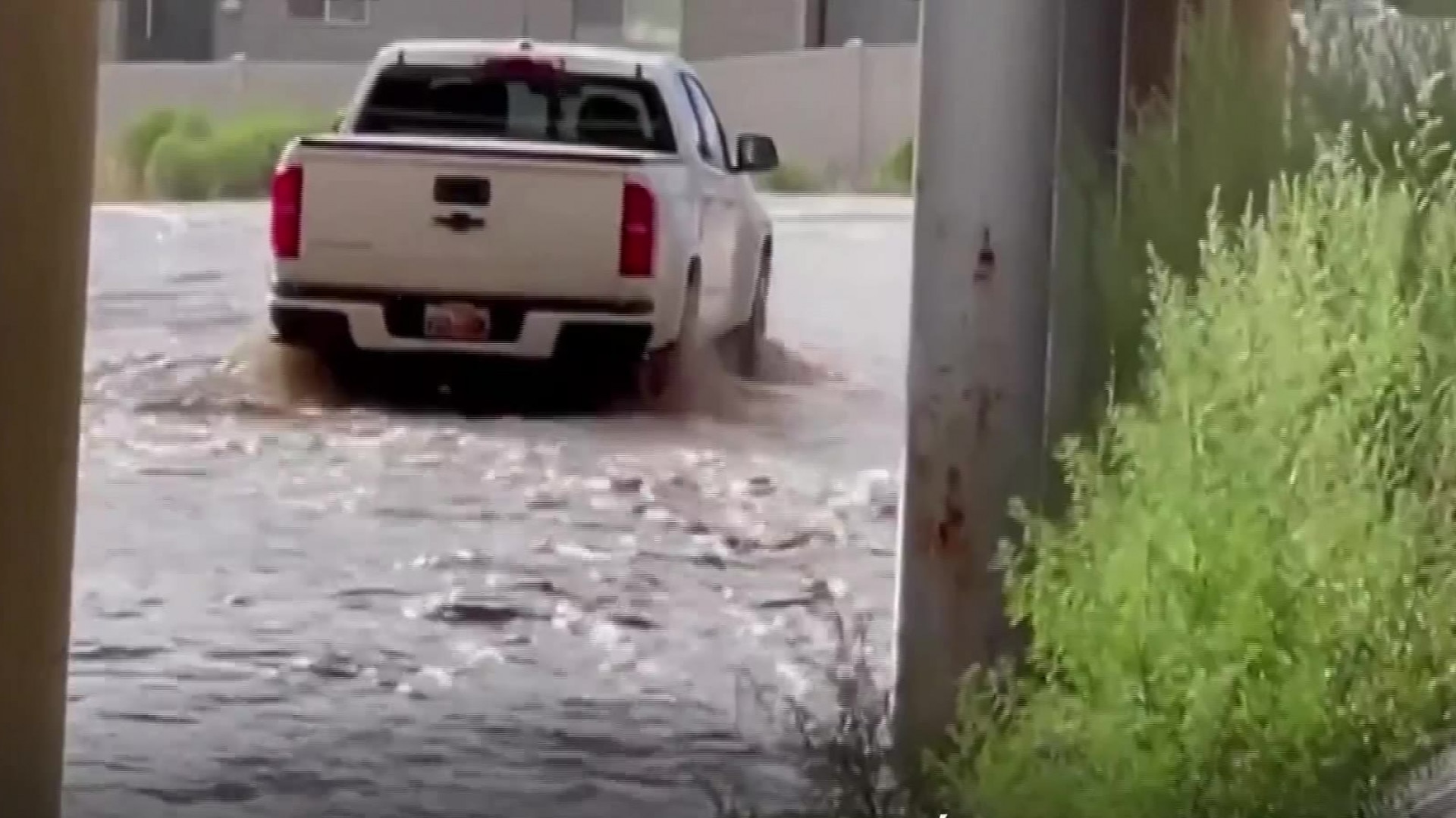 Watch Noticias Telemundo Highlight: Inundaciones repentinas en Utah se ...