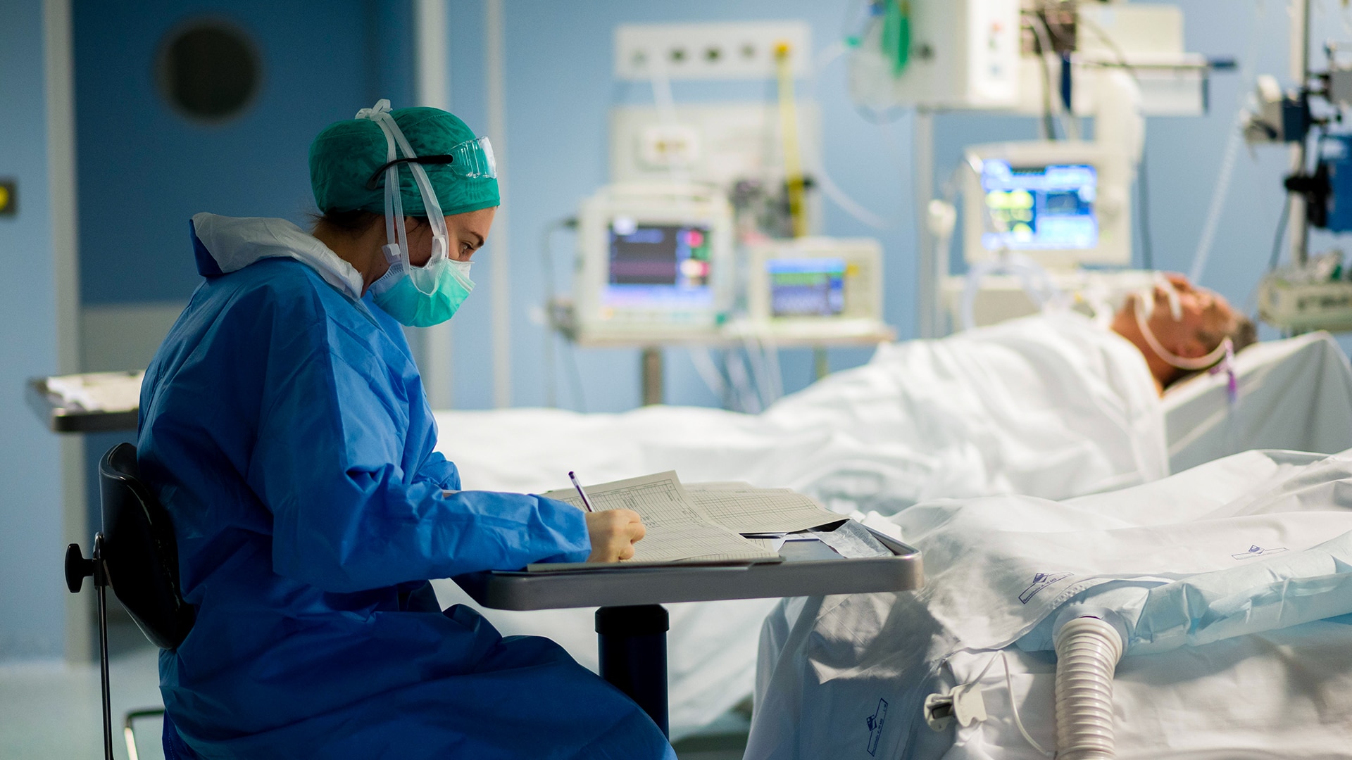 Watch Hoy Día Highlight: Los enfermos de COVID-19 saturan los ...