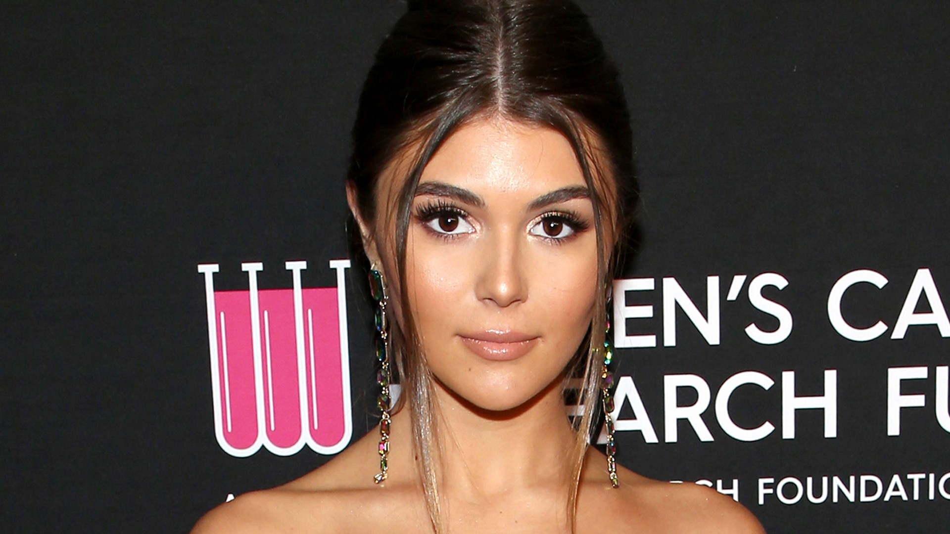 Watch Daily Pop Episode: Daily Pop 9/16 - NBC.com