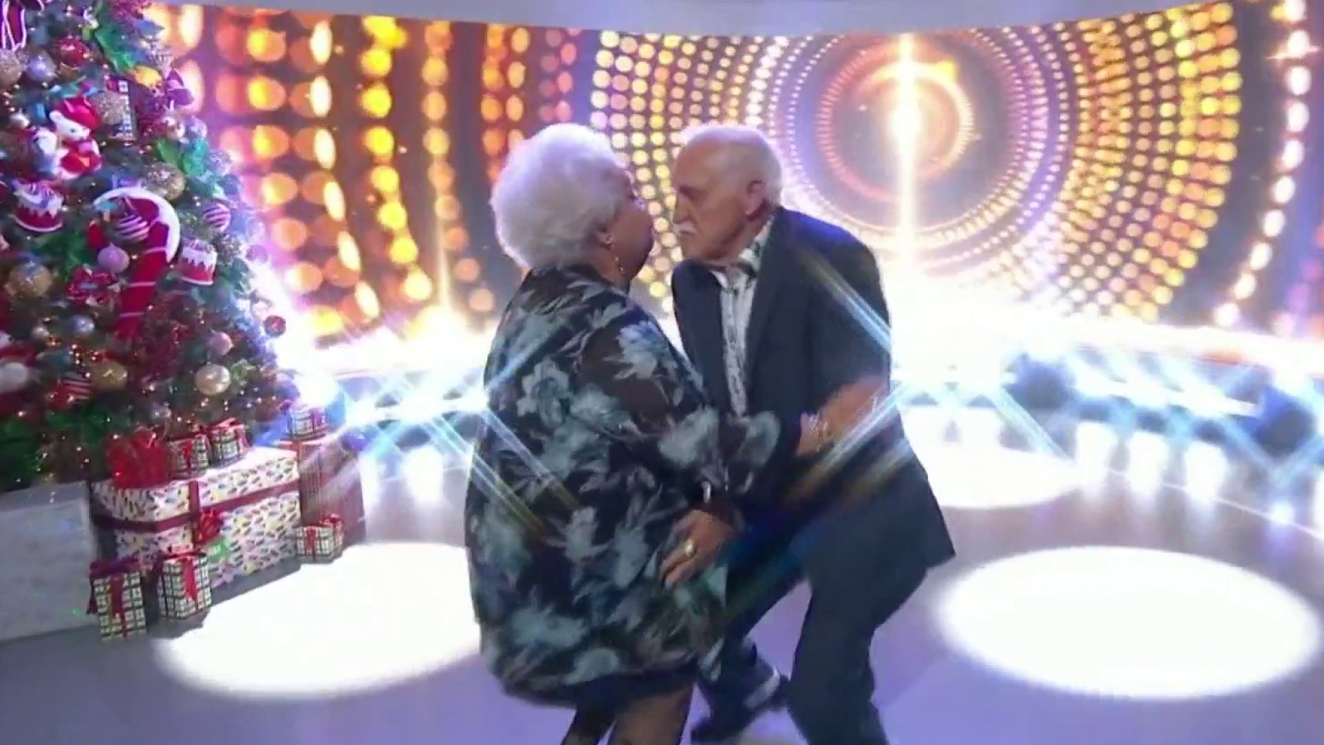 Watch hoy Día Highlight: Los abuelitos de 'Canas con ganas' se llevan ...