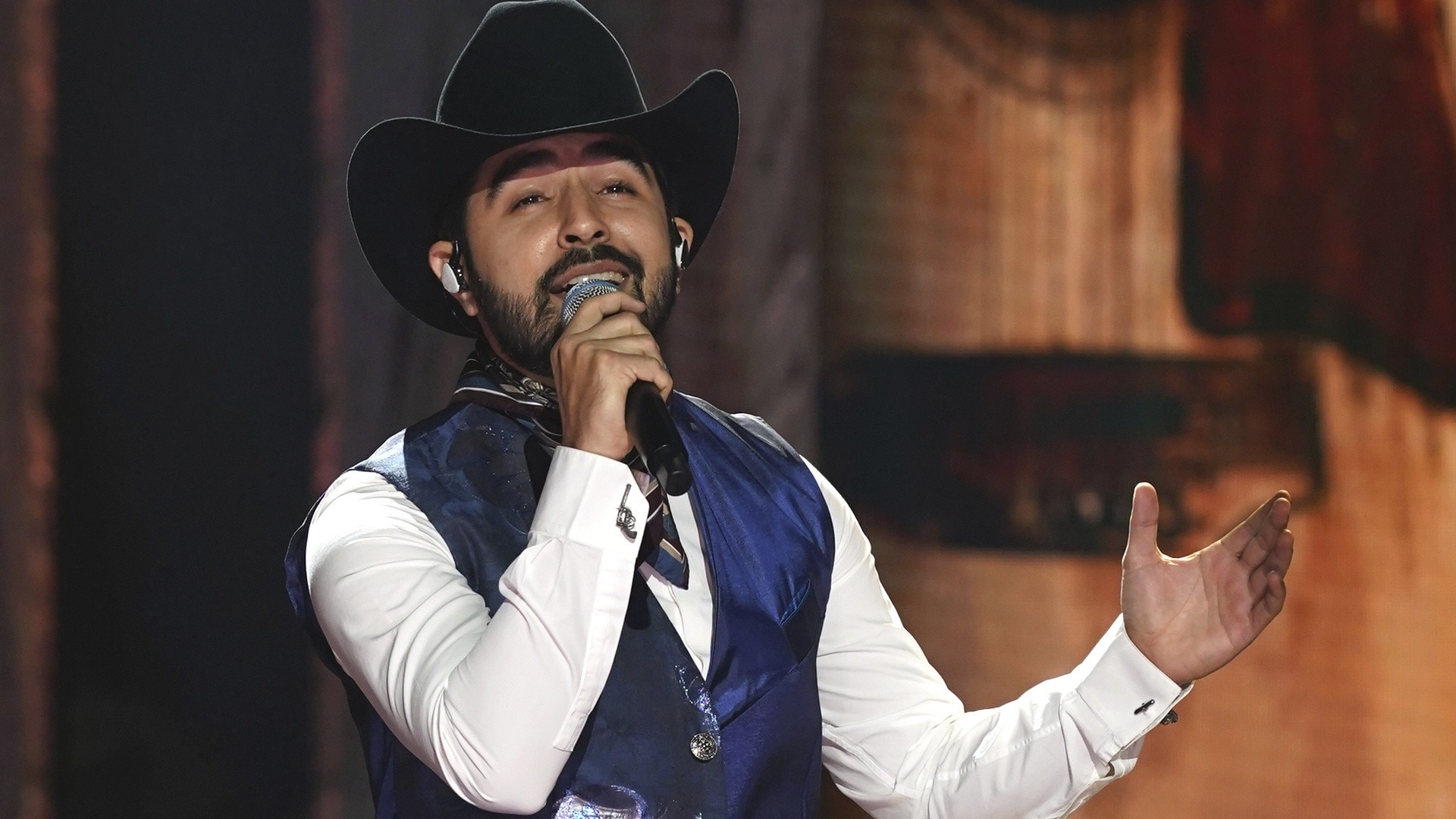 Watch En Casa con Telemundo Highlight: Joss Favela presenta el álbum ...