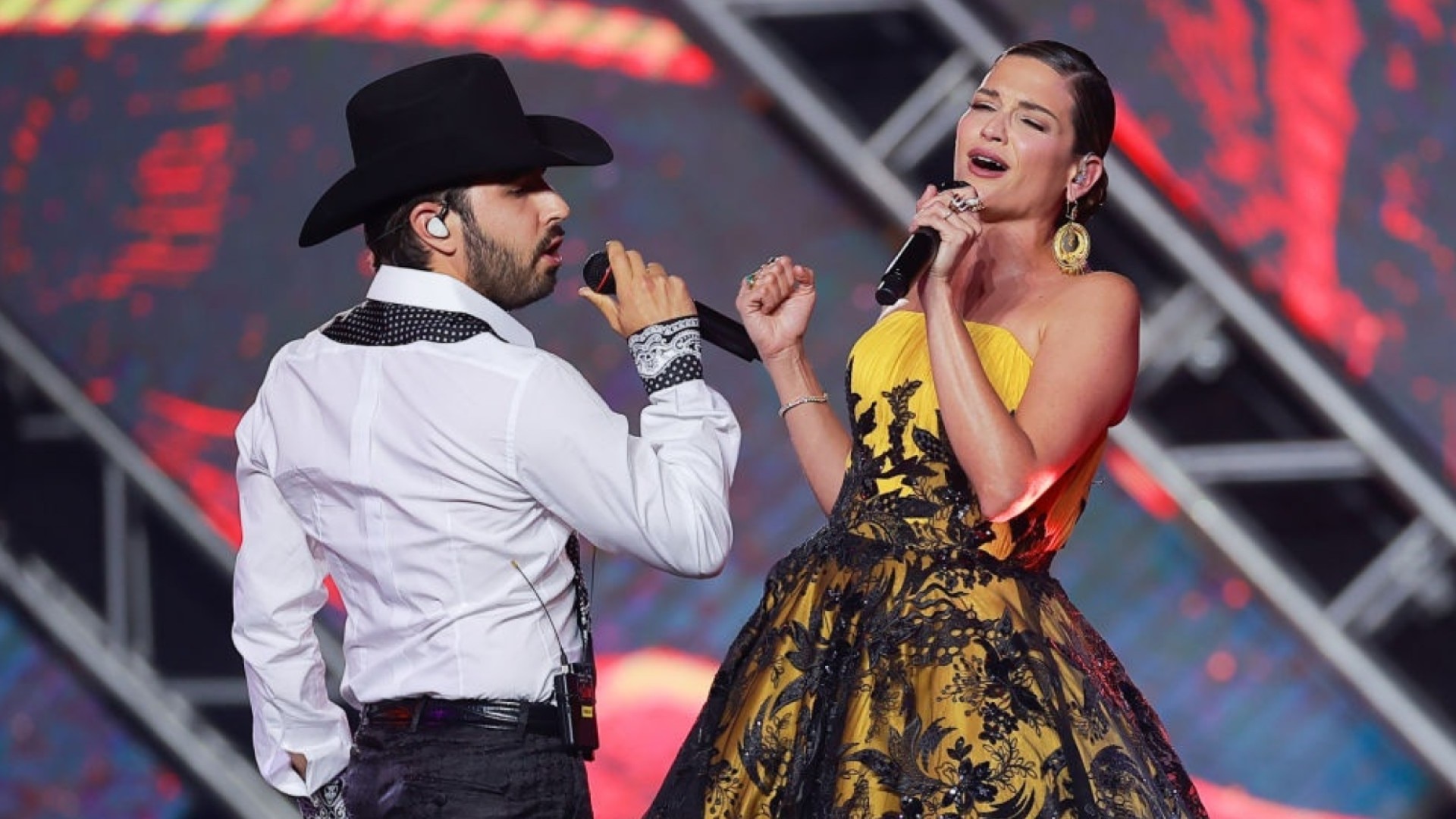 Watch En Casa con Telemundo Highlight: Joss Favela habla de sus ...