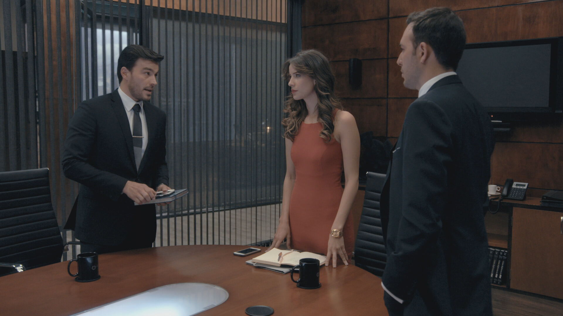 Watch La Ley del Corazón Episode: Primer round - NBC.com