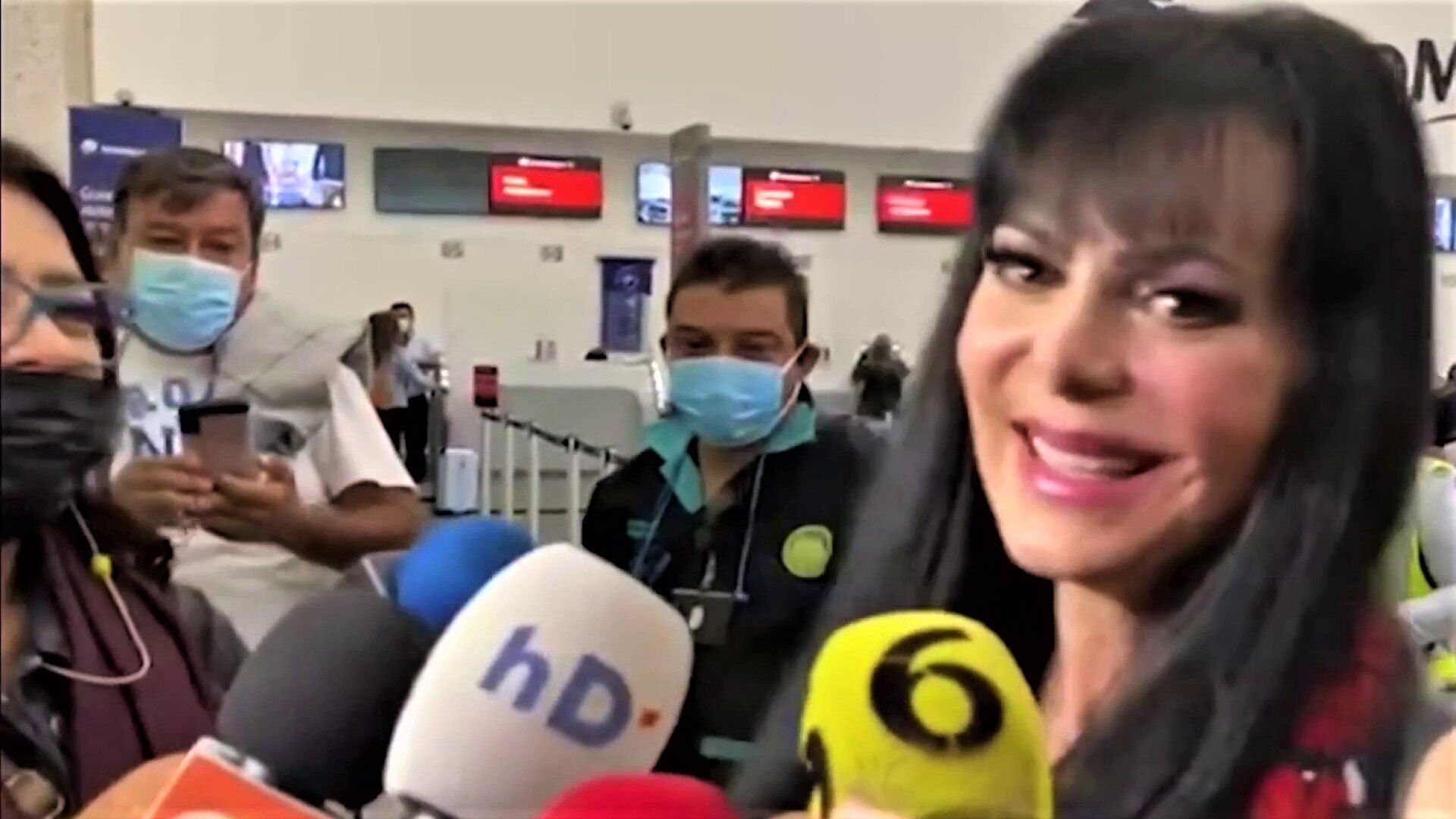 Watch La Mesa Caliente Episode: Maribel Guardia y el más guapo - NBC.com