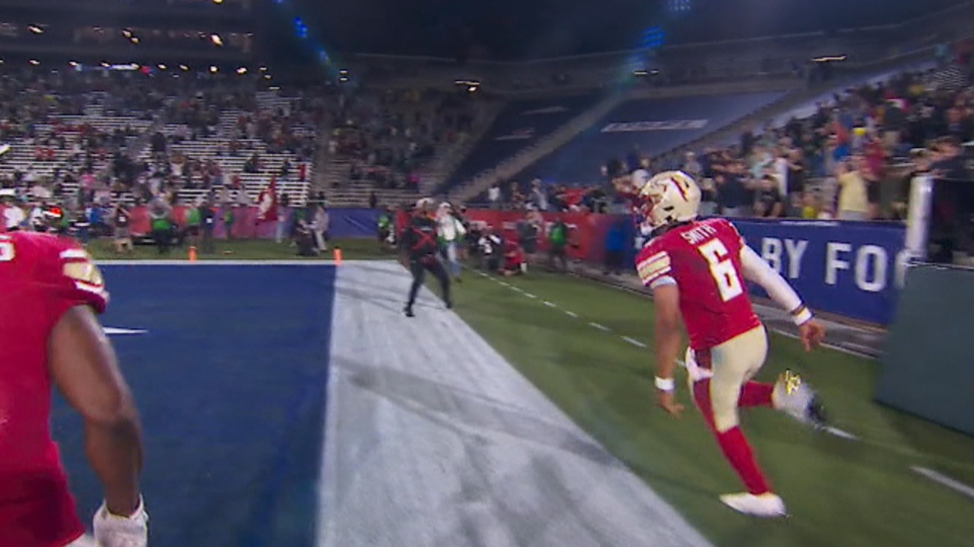 Watch Sports Clip: Smith scores GW TD, earns Stallions first USFL win ...