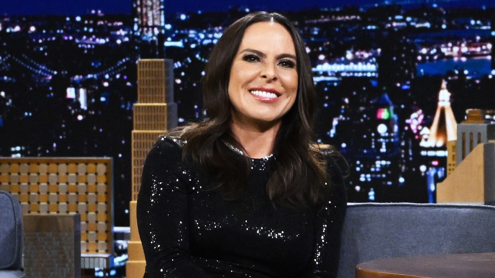 Watch Noticias Telemundo Mediodía Highlight: Kate del Castillo habla de ...