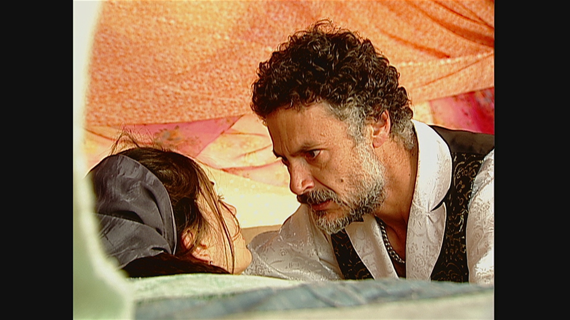 Watch Gitanas Episode: Terror en la carpa - NBC.com