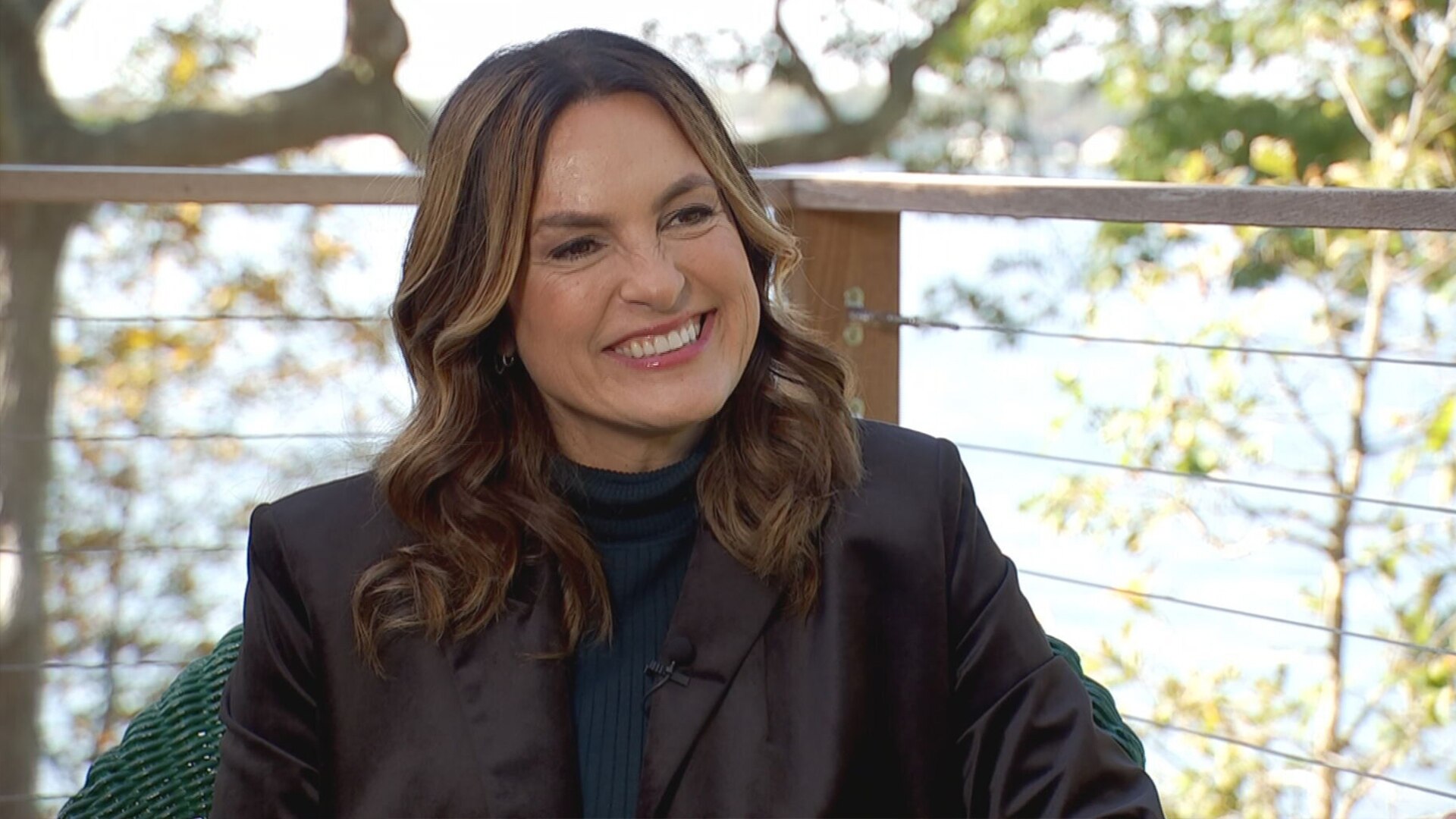 Watch Access Hollywood Episode: Julia Roberts, Andy Cohen, Jamie Foxx ...