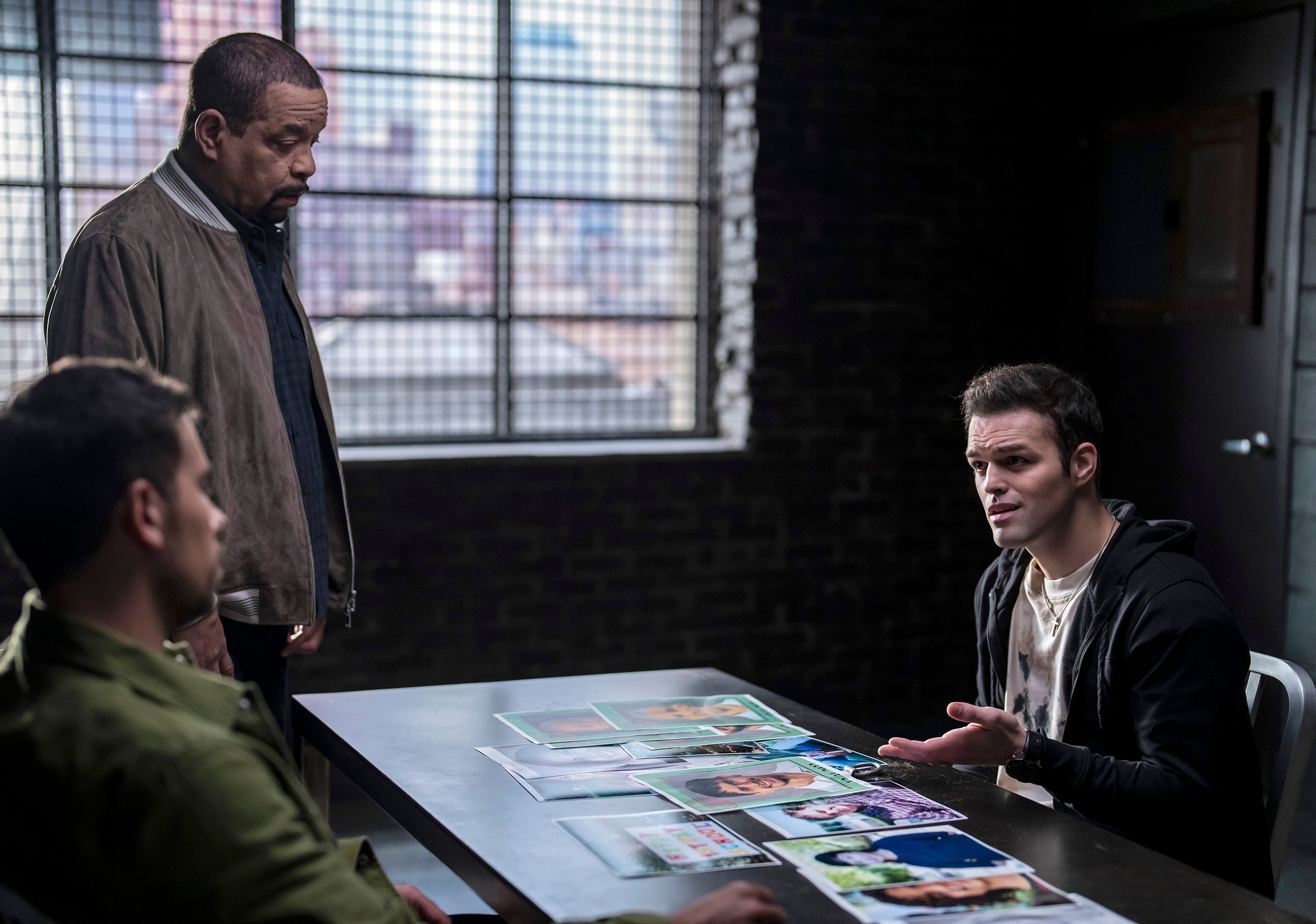 Law & Order: Special Victims Unit: 2405 - Breakwater Photo: 6807854 ...