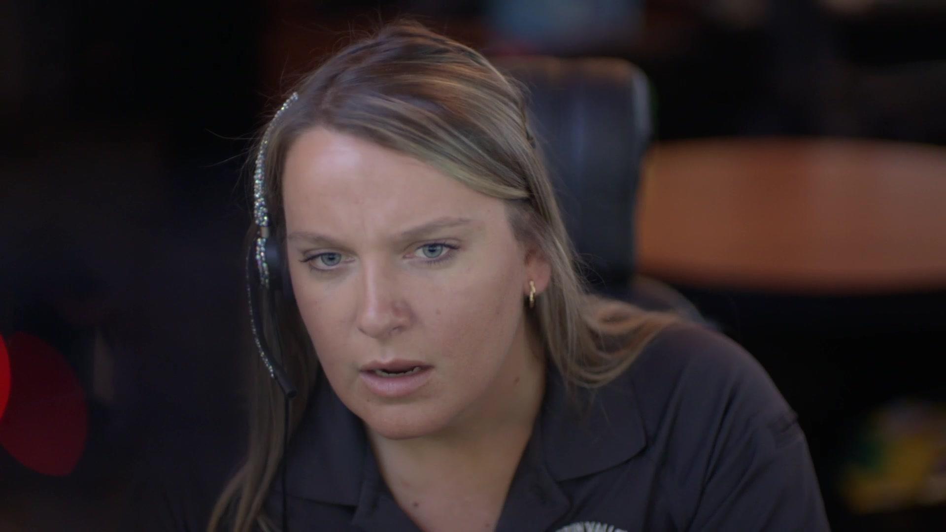 Watch 911 Crisis Center Sneak Peek: Woman Attempts to Save Boyfriend ...