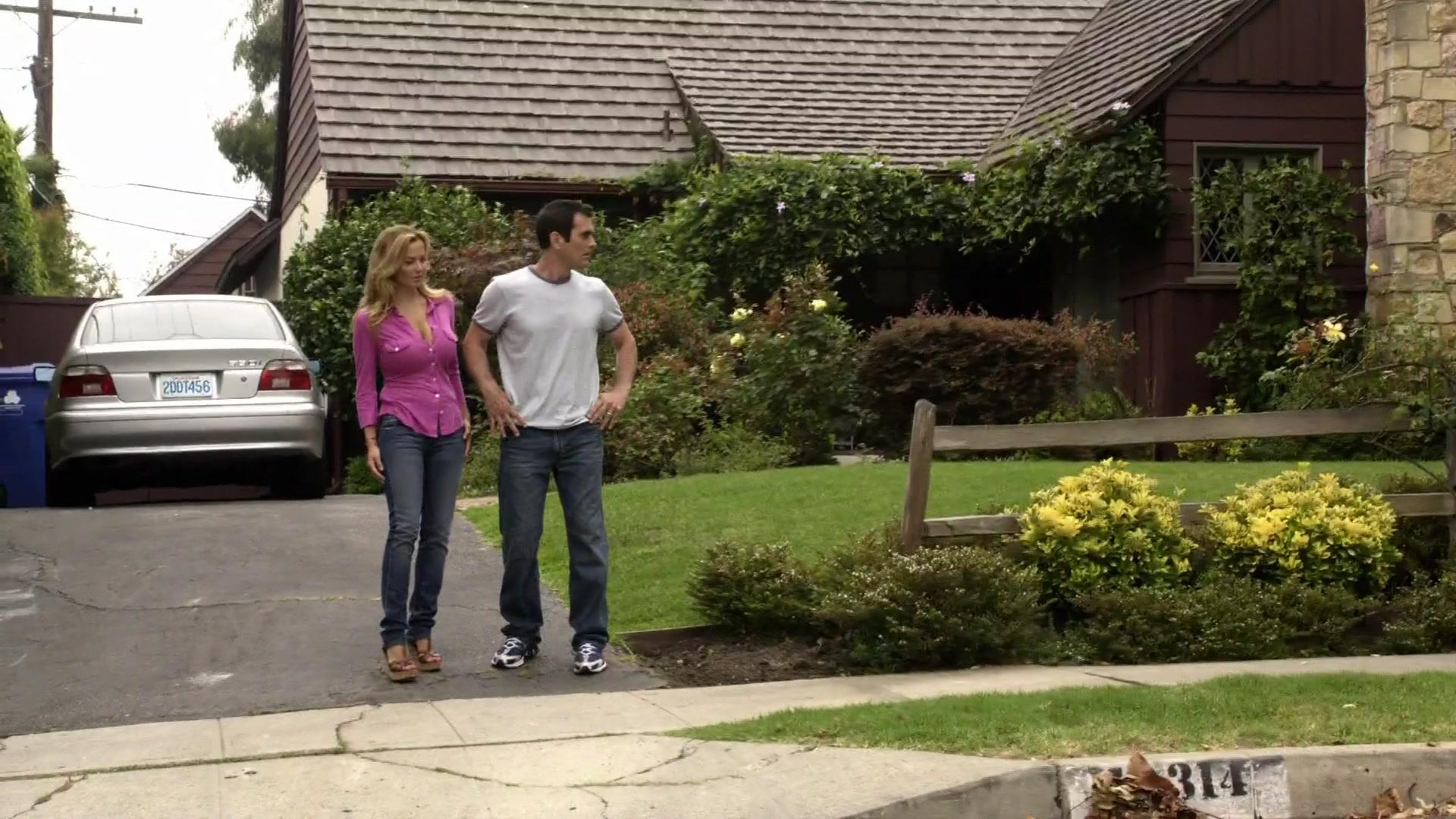 Watch Modern Family Episode: The Bicycle Thief - NBC.com