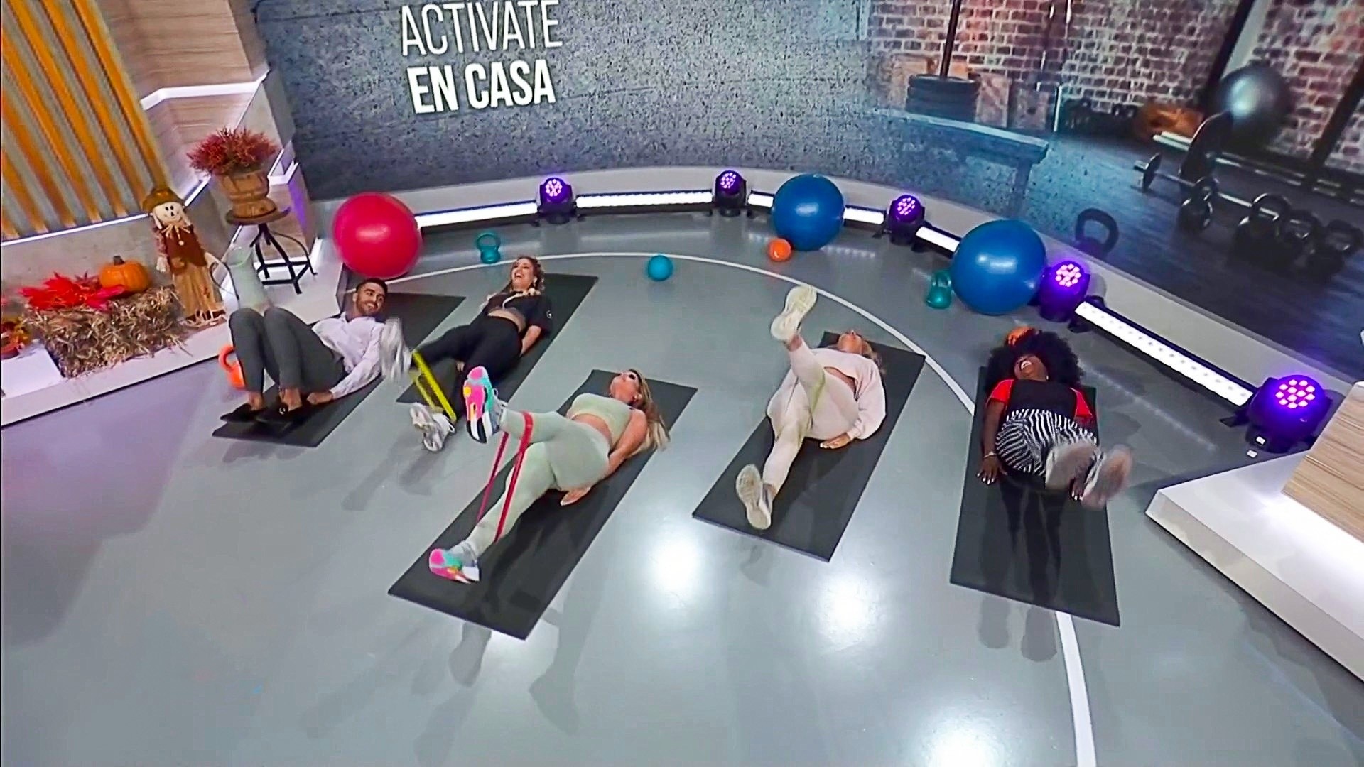 Watch En Casa con Telemundo Highlight: Fortalece tus piernas y el ...