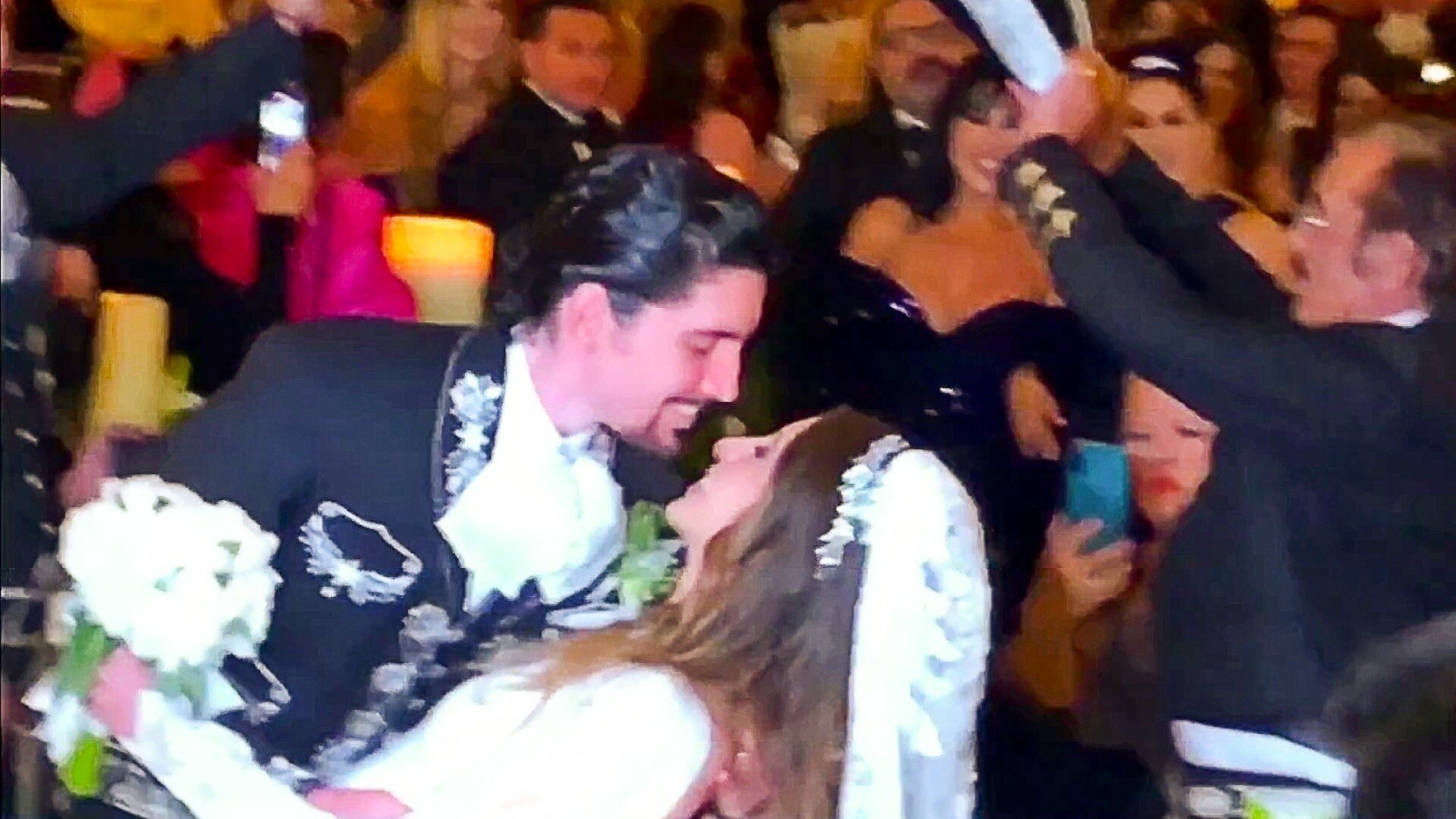 Watch Hoy Día Highlight: La familia Fernández recuerda a 'Don Chente ...