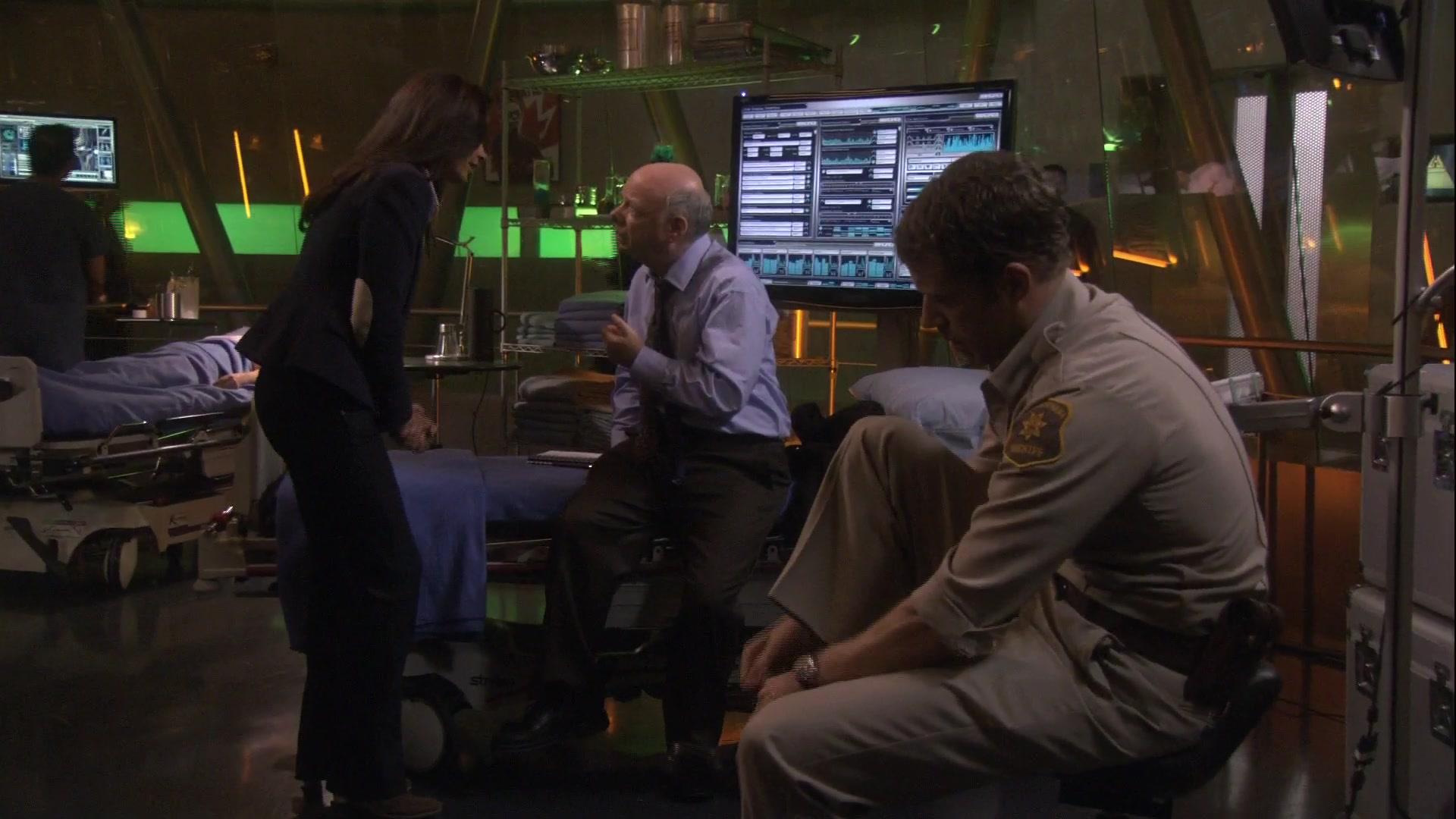 Watch Eureka Episode: Clash of the Titans - NBC.com