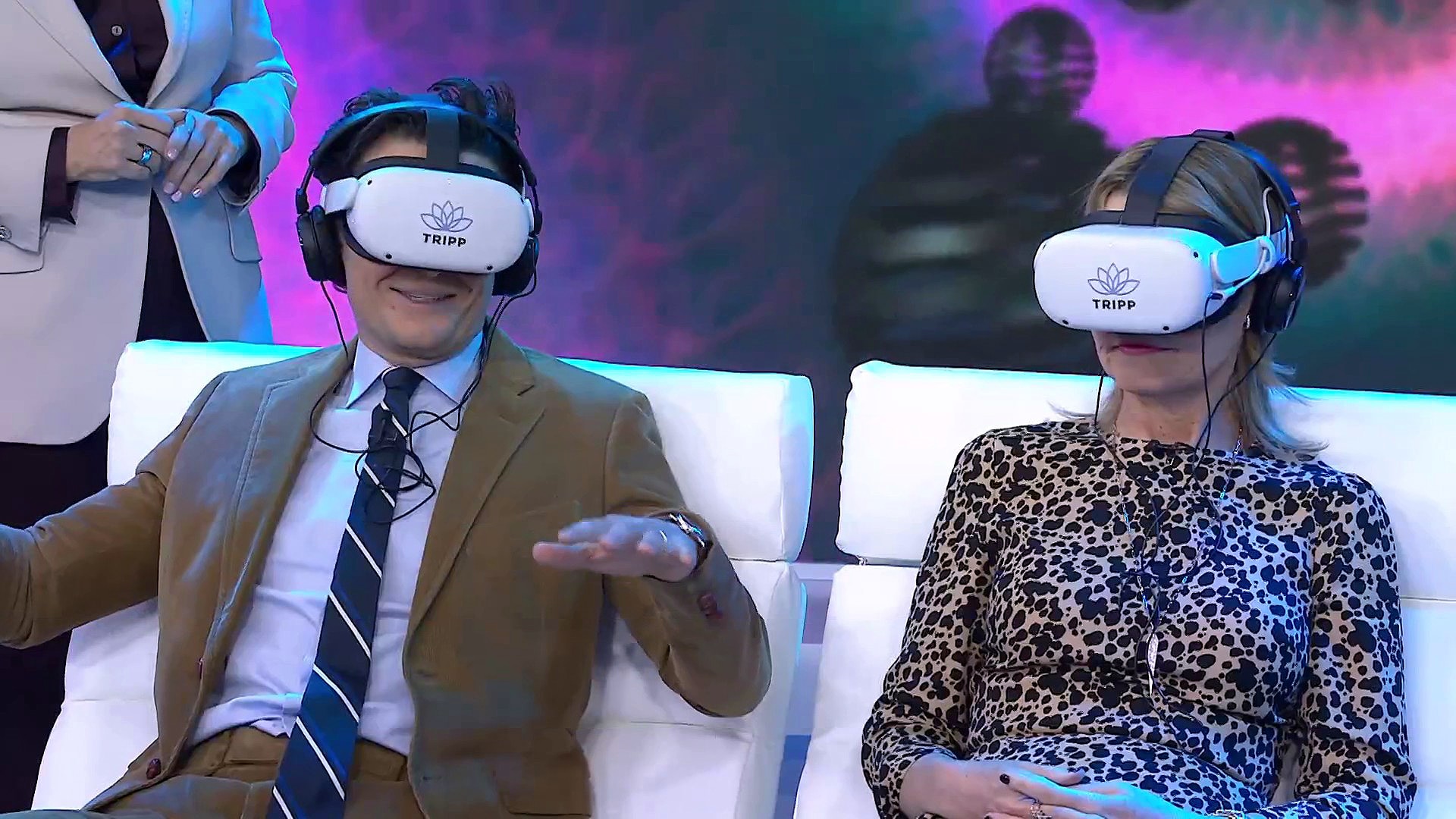 Watch TODAY Excerpt: 2 ways to find your zen: EFT tapping, VR meditation - NBC.com