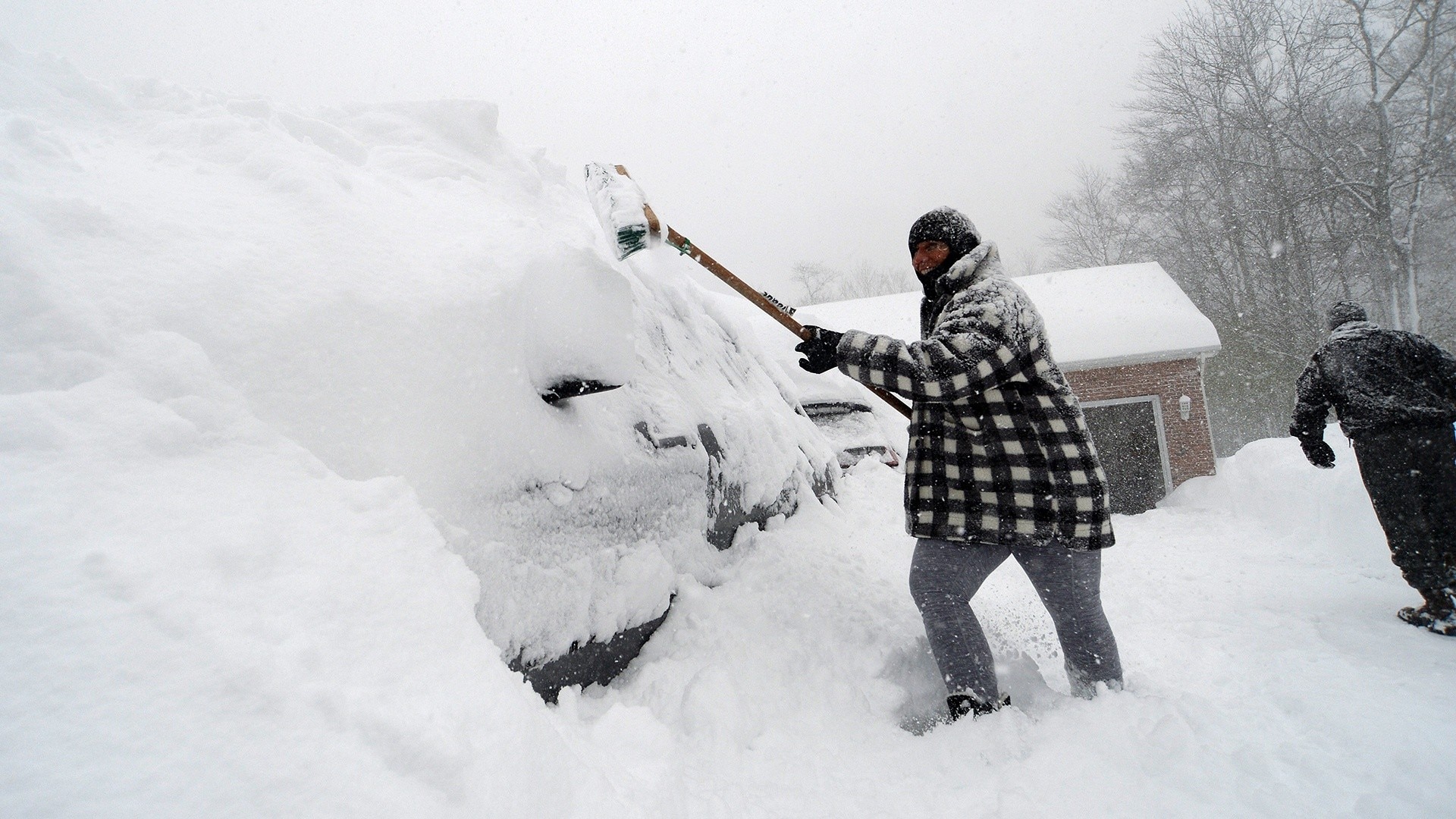 Watch TODAY Excerpt: Historic snowstorm blankets Buffalo as millions ...