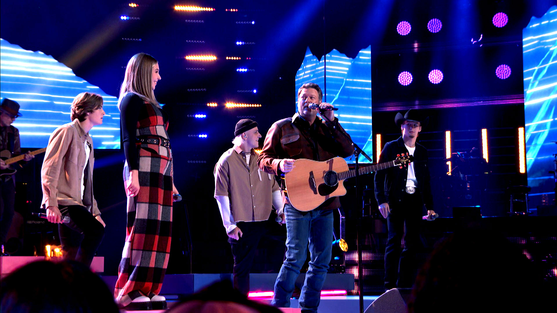 Watch The Voice Highlight: Blake Shelton and Team Perform "Southern ...