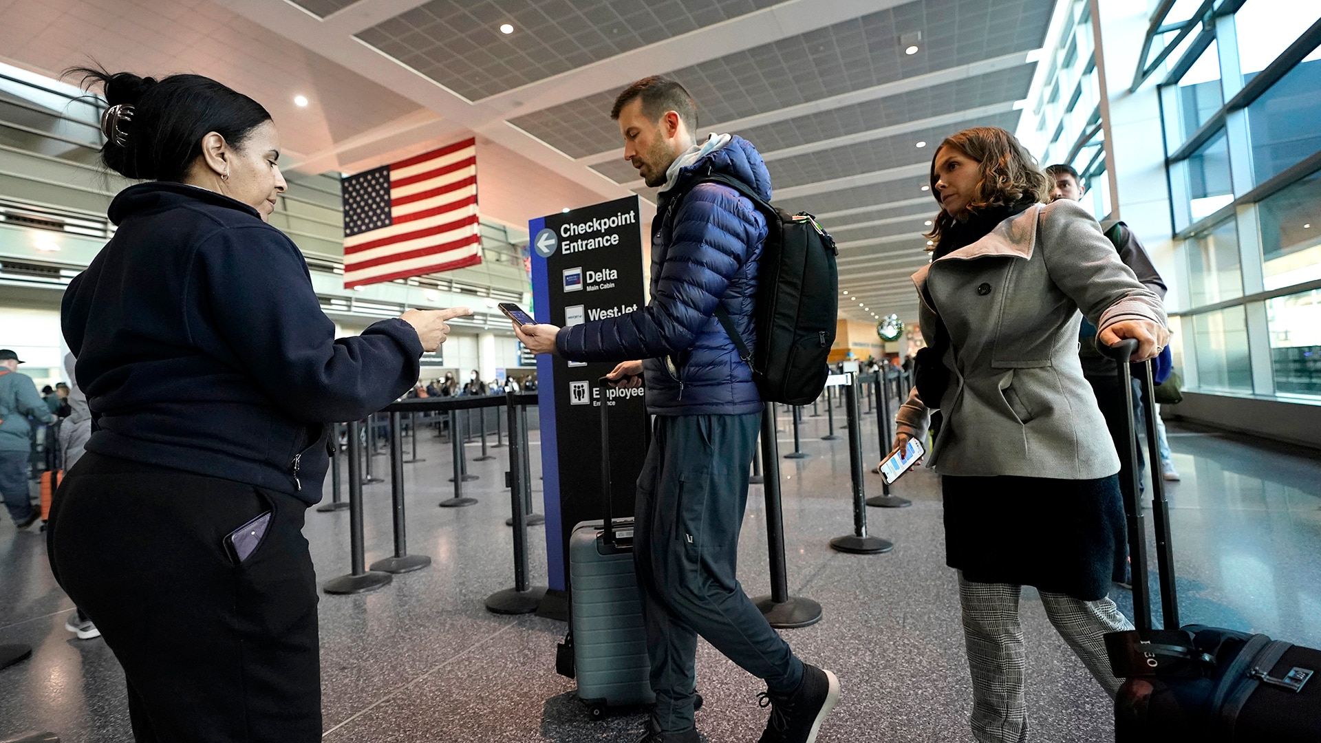 Watch TODAY Excerpt: Airports and highways report few travel issues on ...