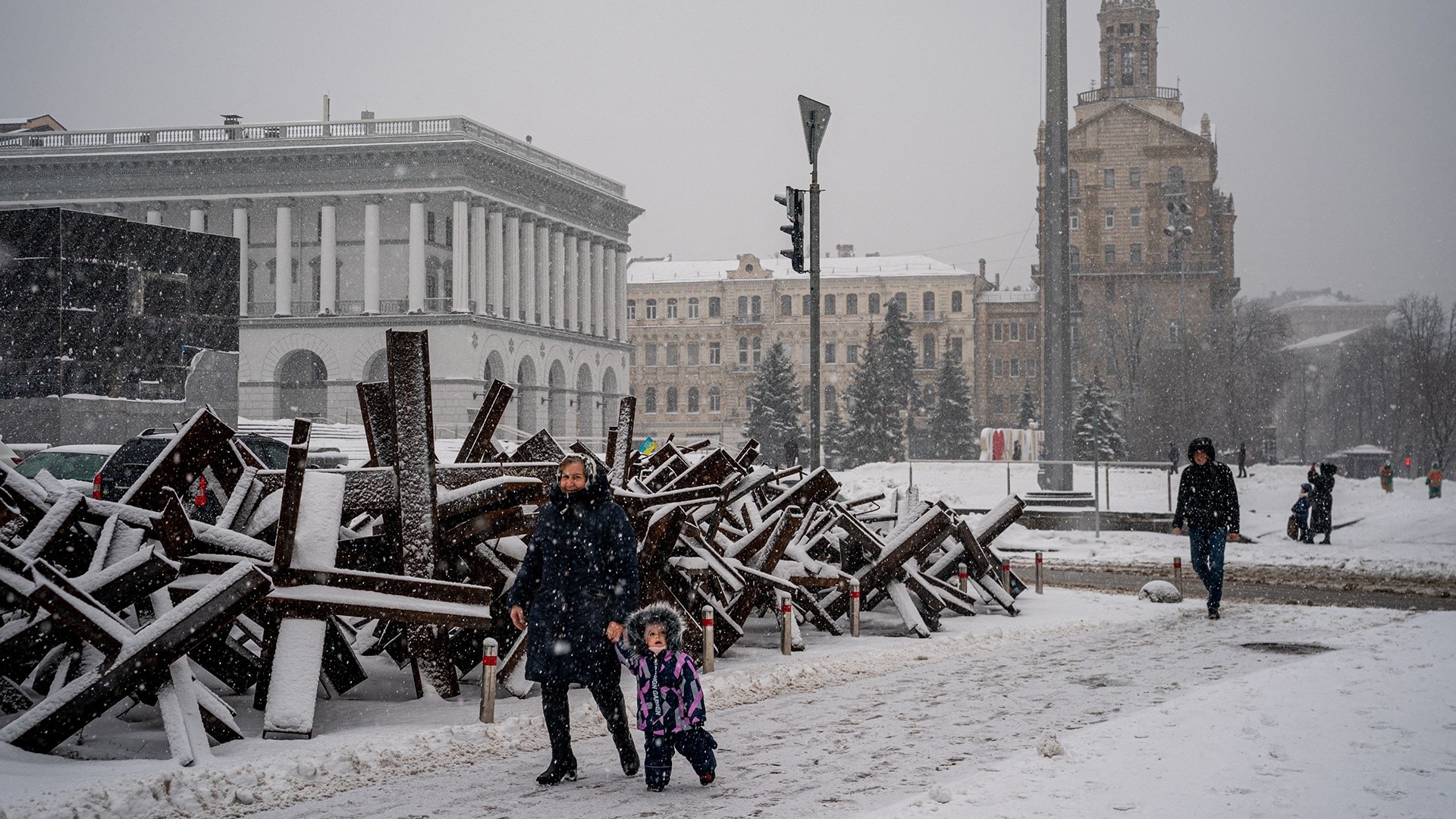 Watch TODAY Excerpt: Russia renews push for control of Kyiv with major ...