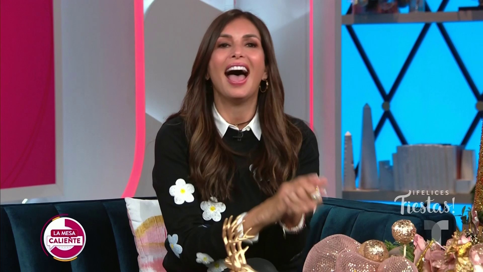Watch La Mesa Caliente Highlight: El día que a Anel Noreña le pegaron tremendos reclamos y ella ...