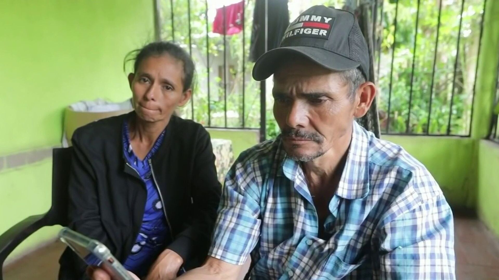 Watch Noticias Telemundo Highlight: El angustiante proceso de una familia nicaragüense con dos ...