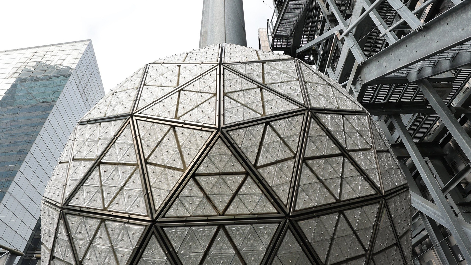 Watch TODAY Excerpt: Party starts early in Times Square ahead of NYE ...