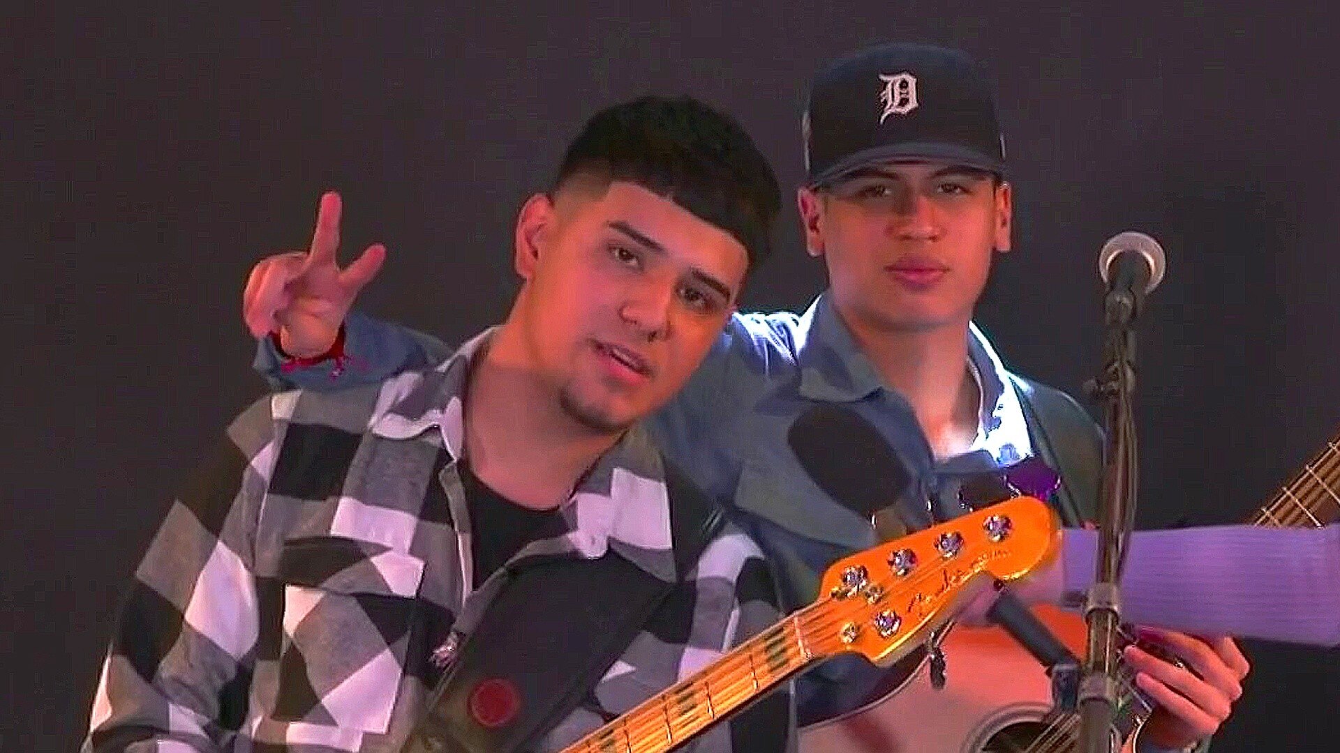 Watch En Casa con Telemundo Highlight: Conoce a Los Del Limit, el nuevo ...