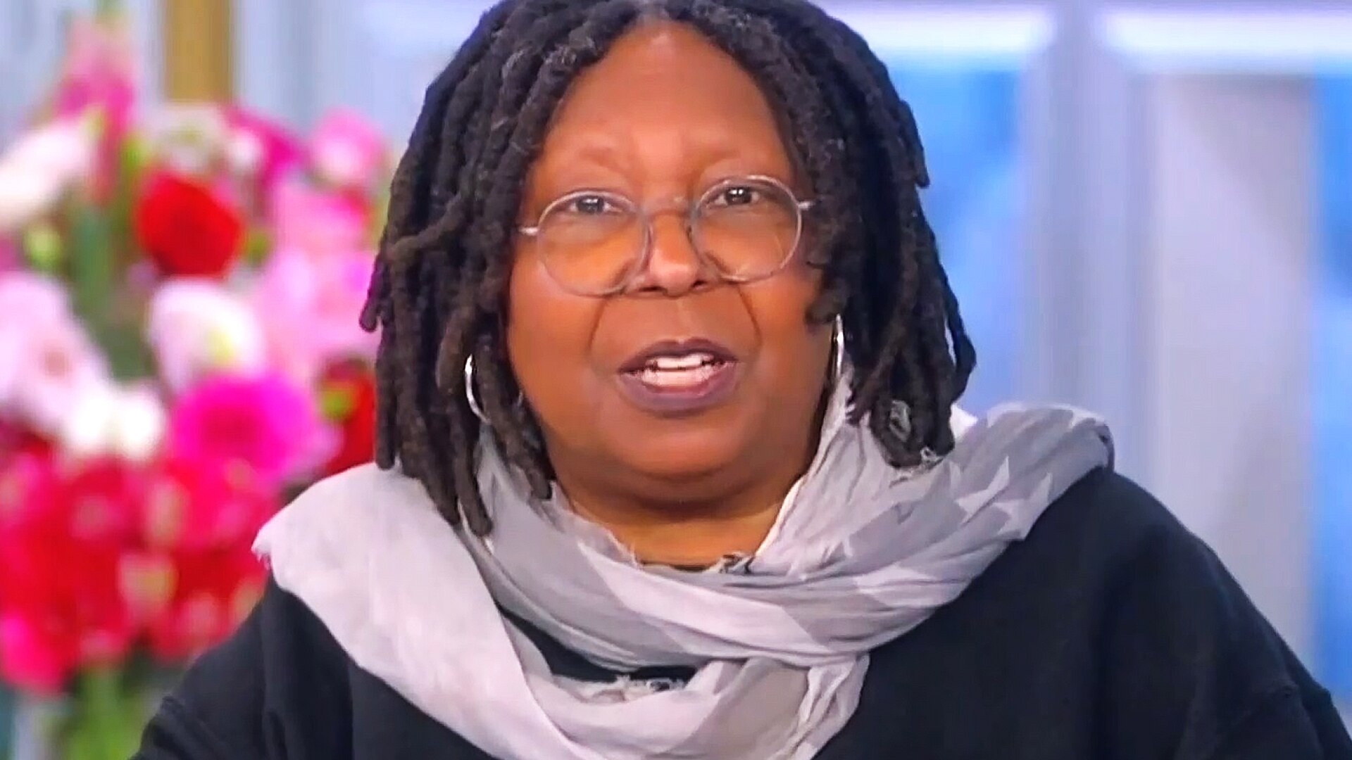 Watch Daily Pop Episode: Daily Pop 2/15 - NBC.com