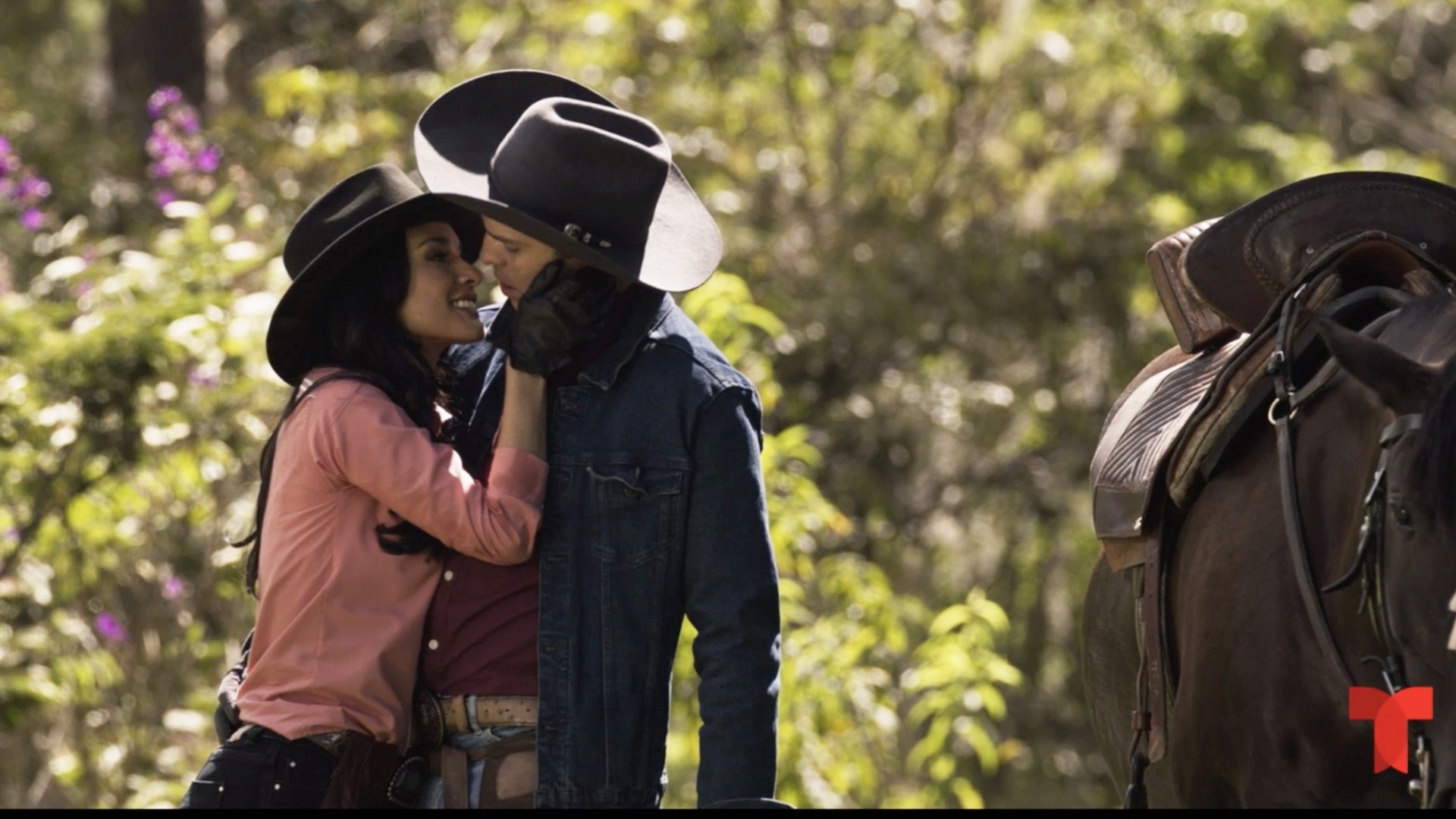 Watch Pasión de Gavilanes Highlight: Hoy regresa Pasión de Gavilanes ... Watch Pasión de Gavilanes Highlight: Hoy regresa Pasión de Gavilanes ...