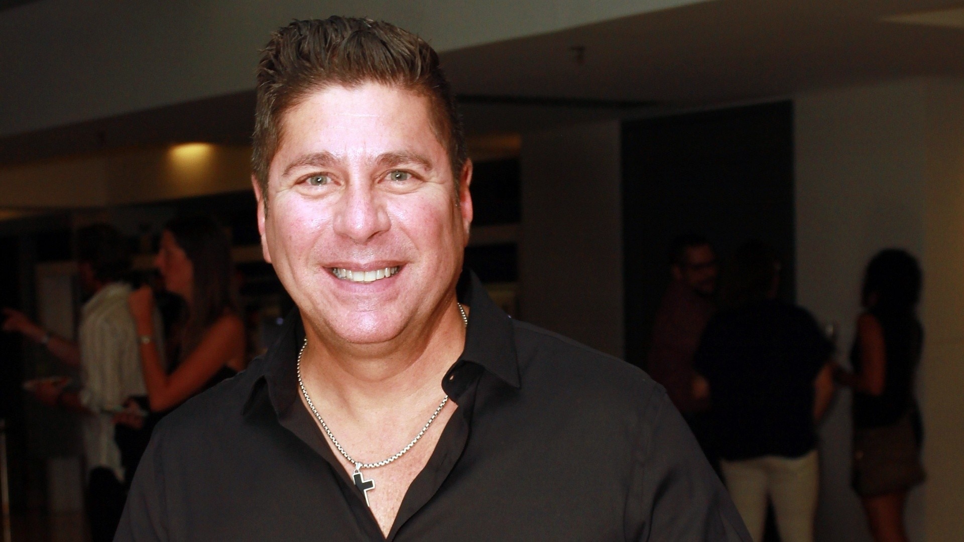 Watch Hoy Día Highlight: Raymond Arrieta, un talento de la comedia en ...