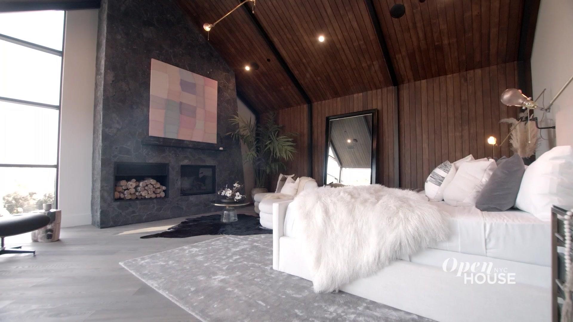 Watch Open House NYC Episode: Power Brokers - NBC.com