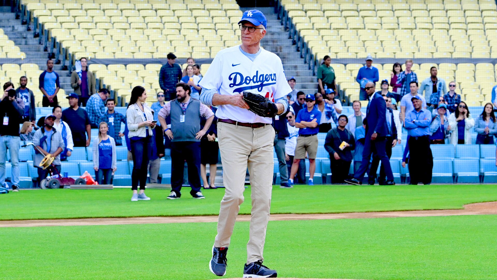 Watch Mr. Mayor Episode: Dodger Day - NBC.com