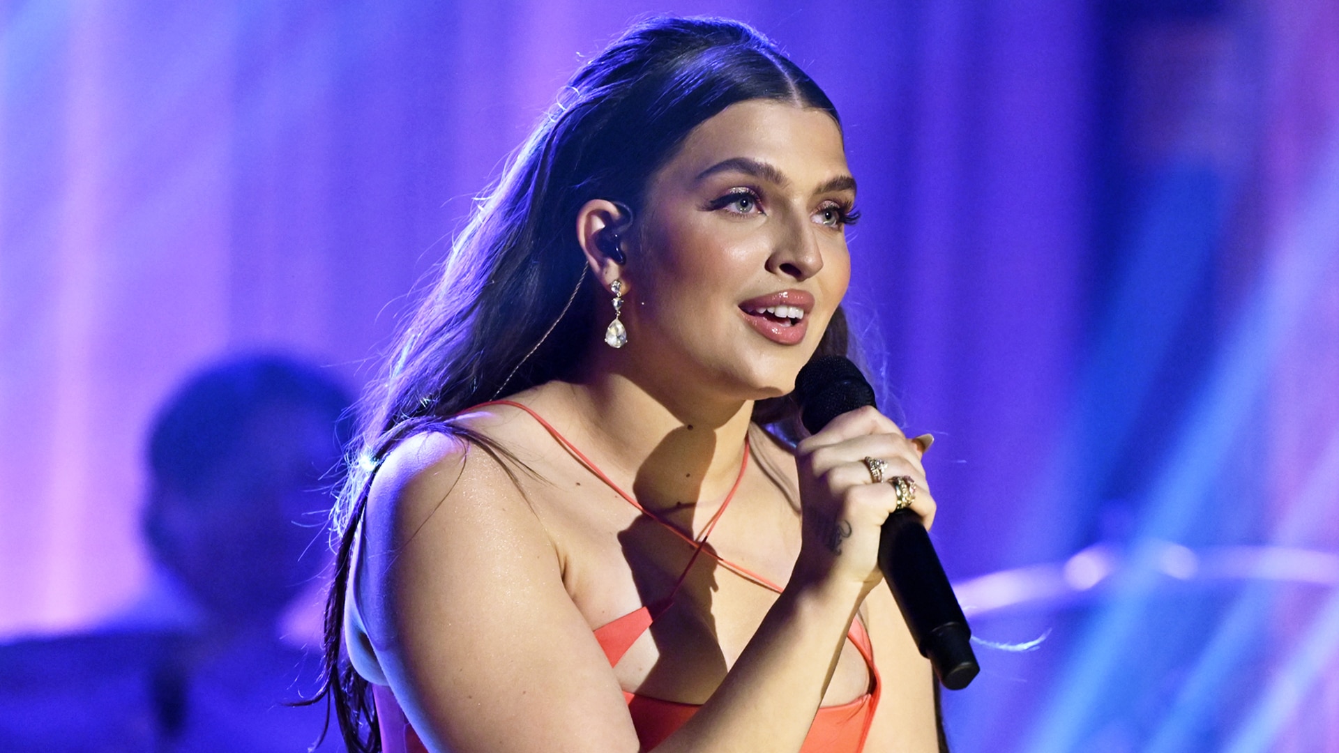 Watch The Tonight Show Starring Jimmy Fallon Highlight: Mae Muller ...