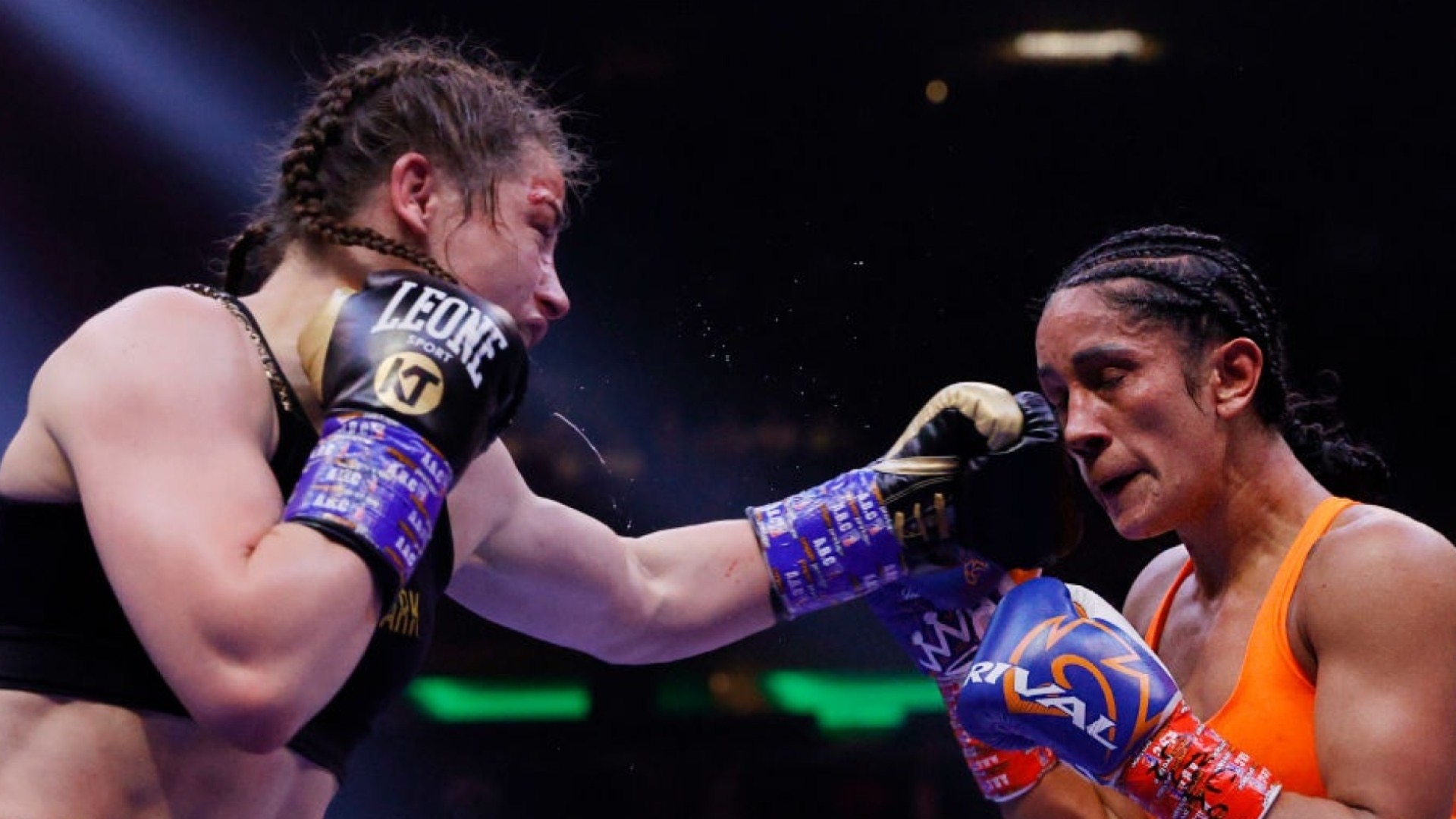 Watch En Casa con Telemundo Highlight: Encuentro de box femenil hace ...