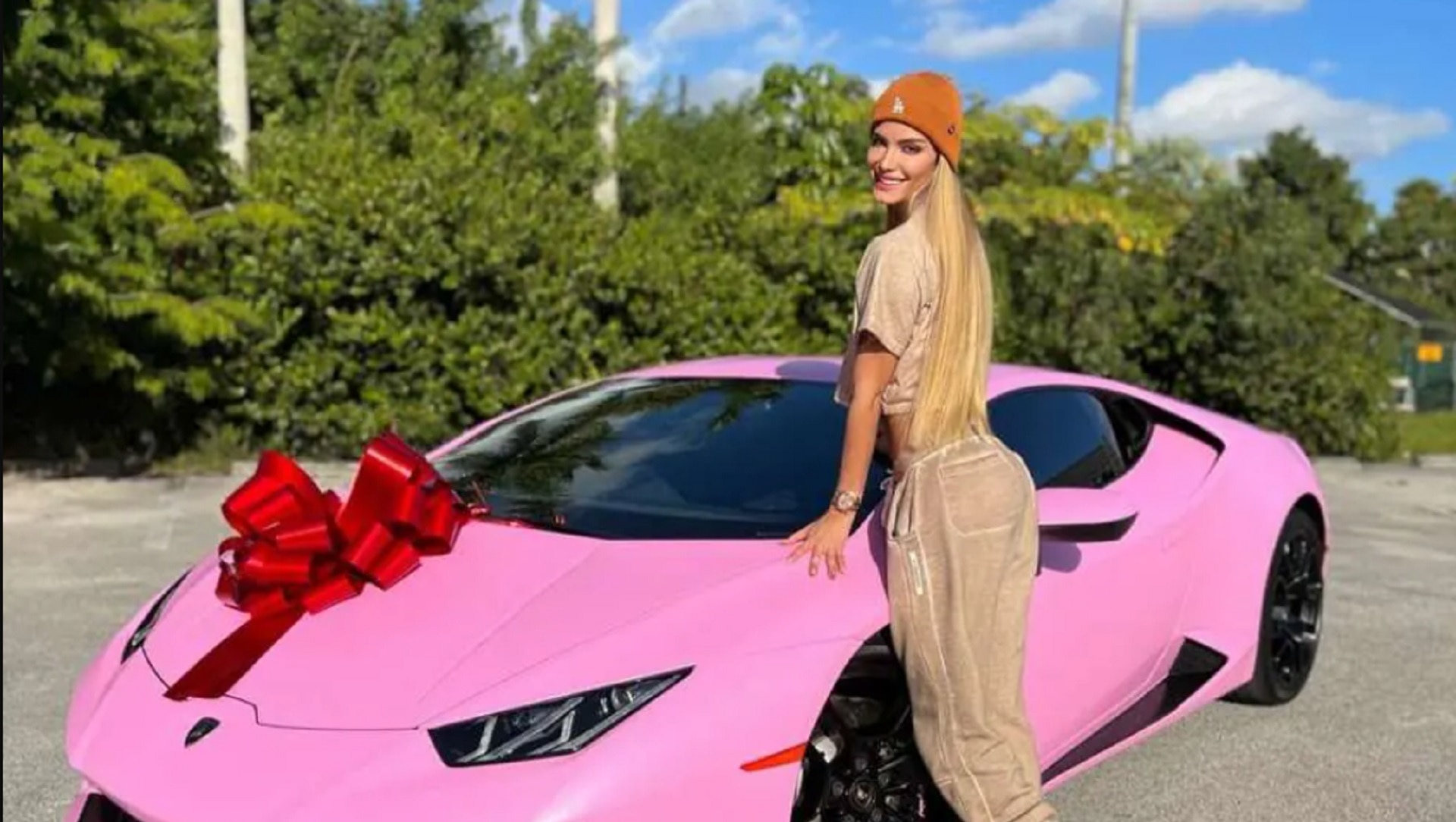 Watch Hoy Día Highlight ¿aleska Génesis Puso A La Venta El Auto Que Le Regaló Nicky Jam